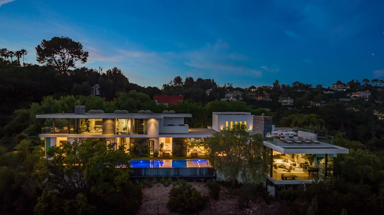 benedict canyon 2023, a modern indoor outdoor luxury resort style home ...