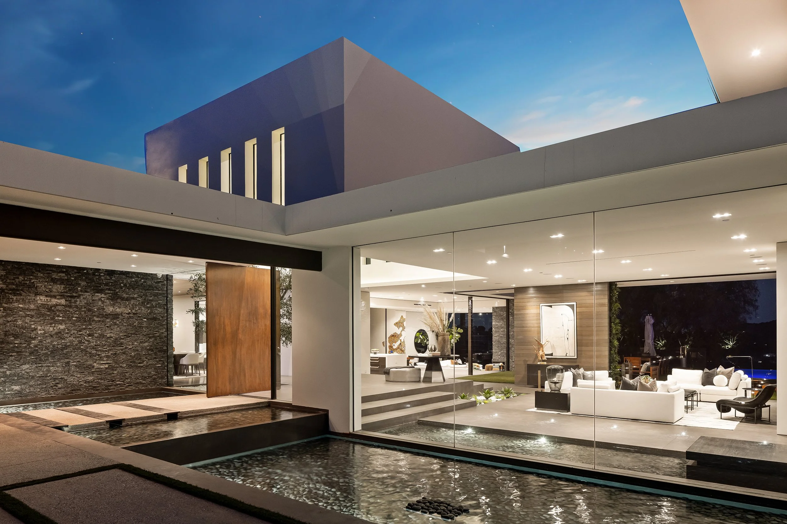 benedict canyon 2023, a modern indoor outdoor luxury resort style home ...