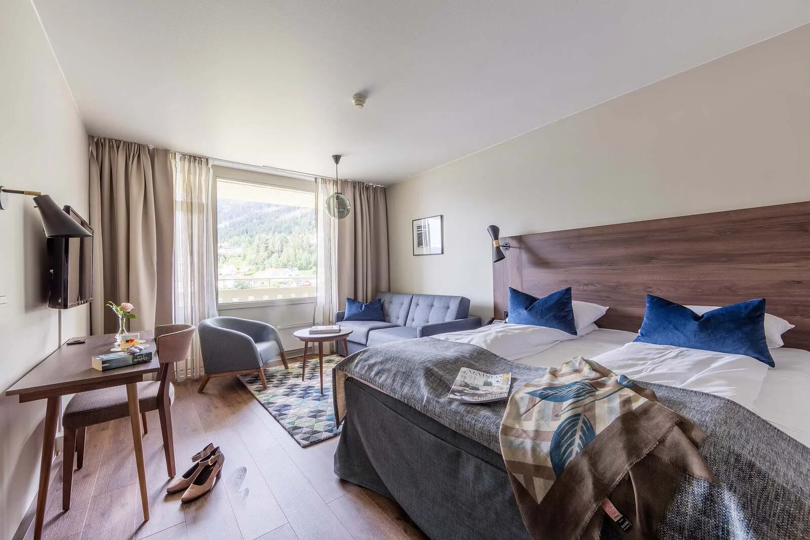 Rooms with a view in the modern building - Kviknes Hotel - Balestrand ...