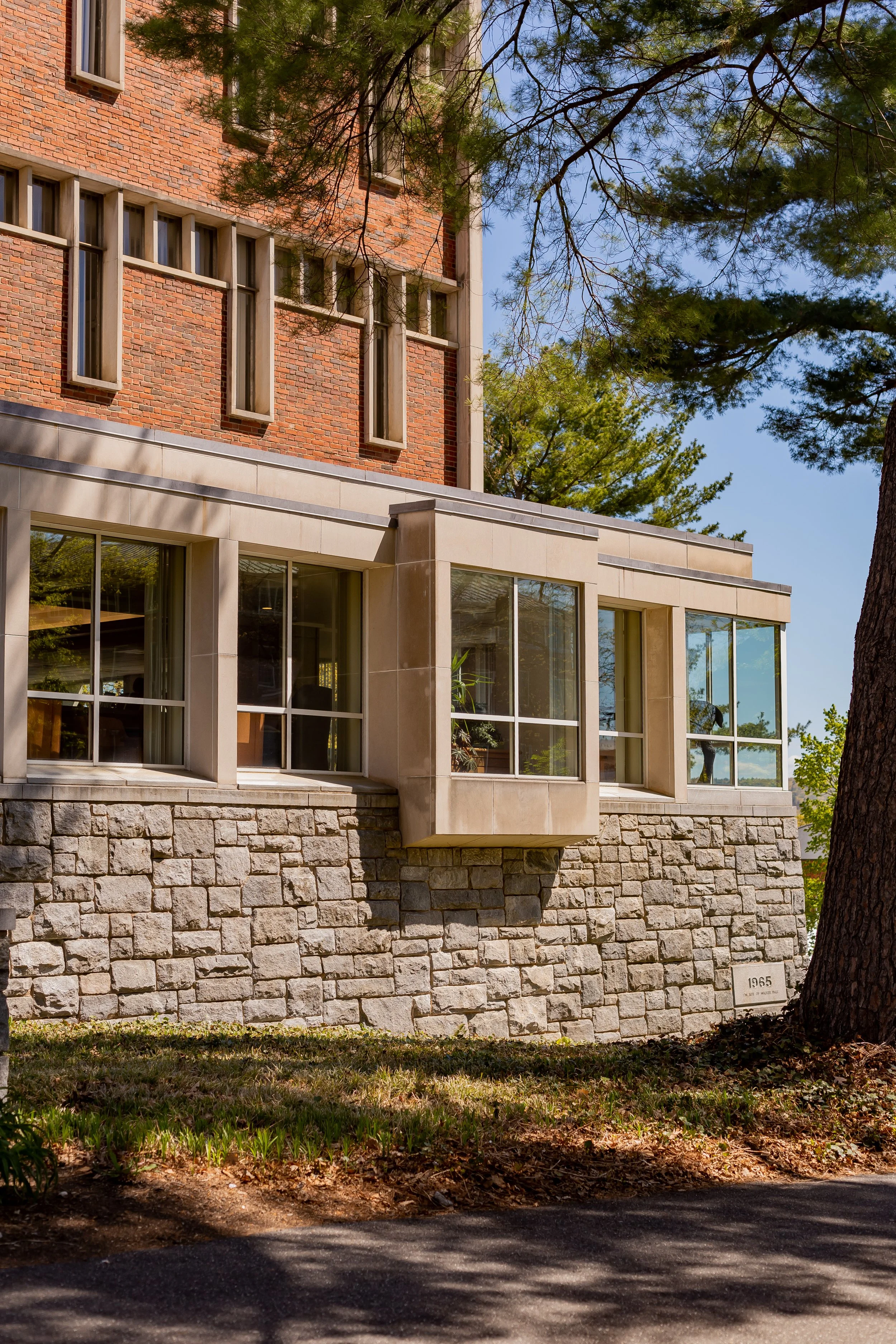 Robert Frost Library — Amherst Business Improvement District