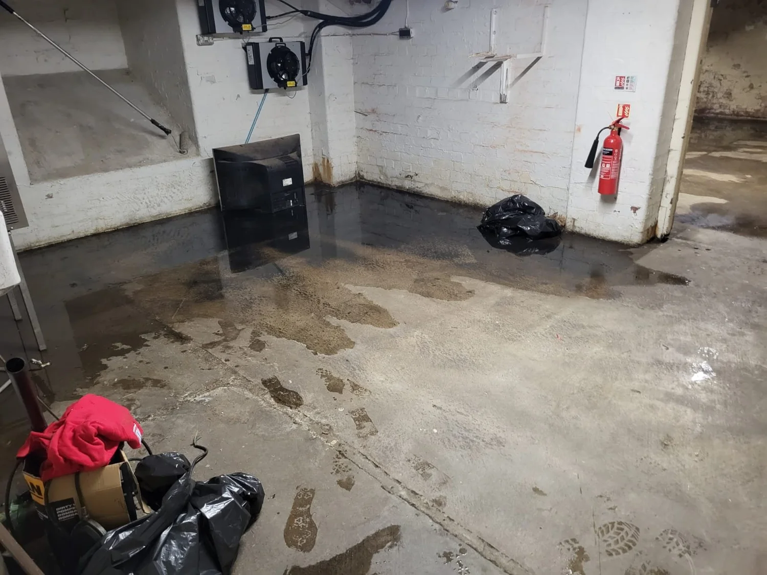 Sewage Cleaning Service - Emergency Cleaning - 24/7 Service