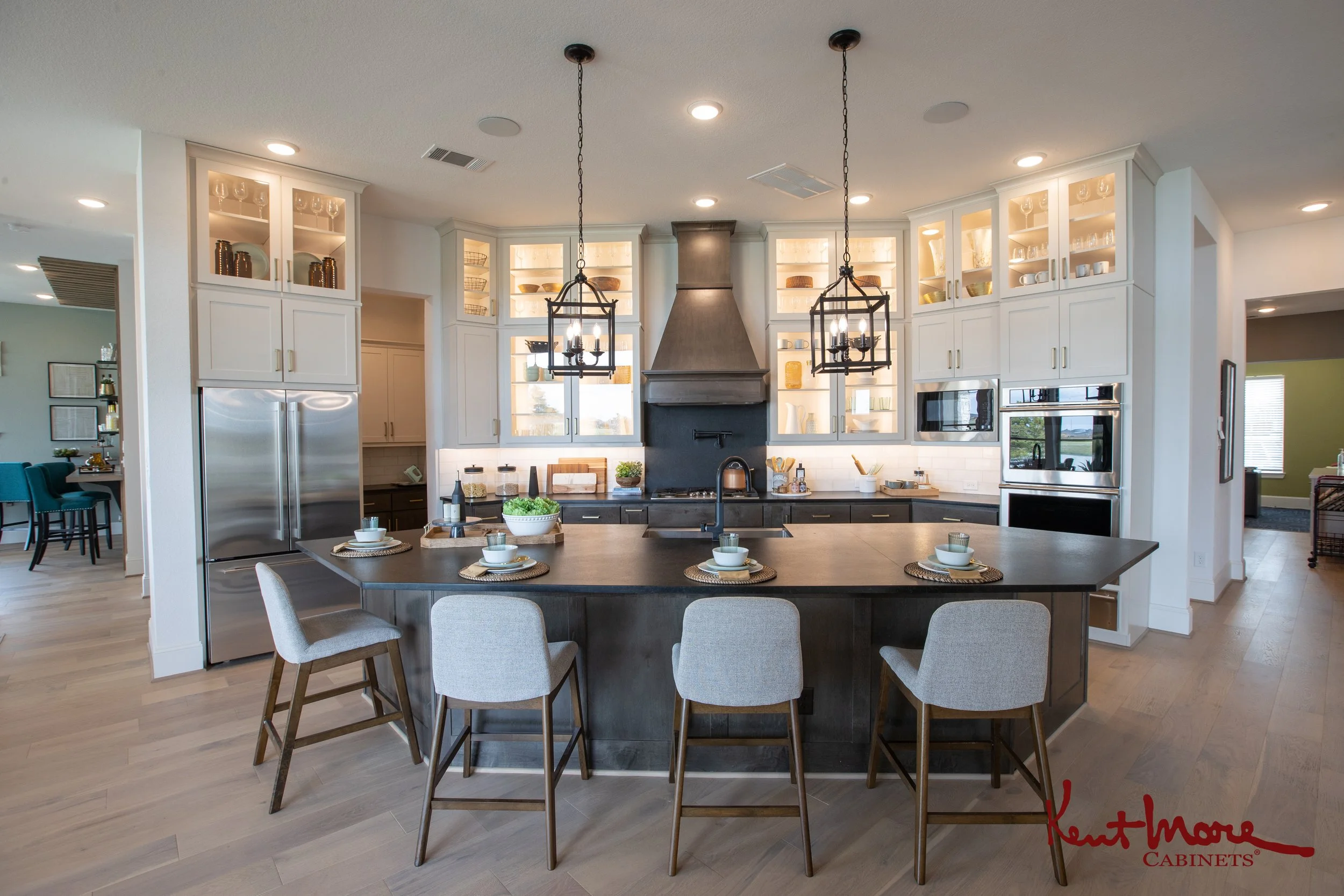 Texas Custom Cabinet Making Company - Kent Moore Cabinets