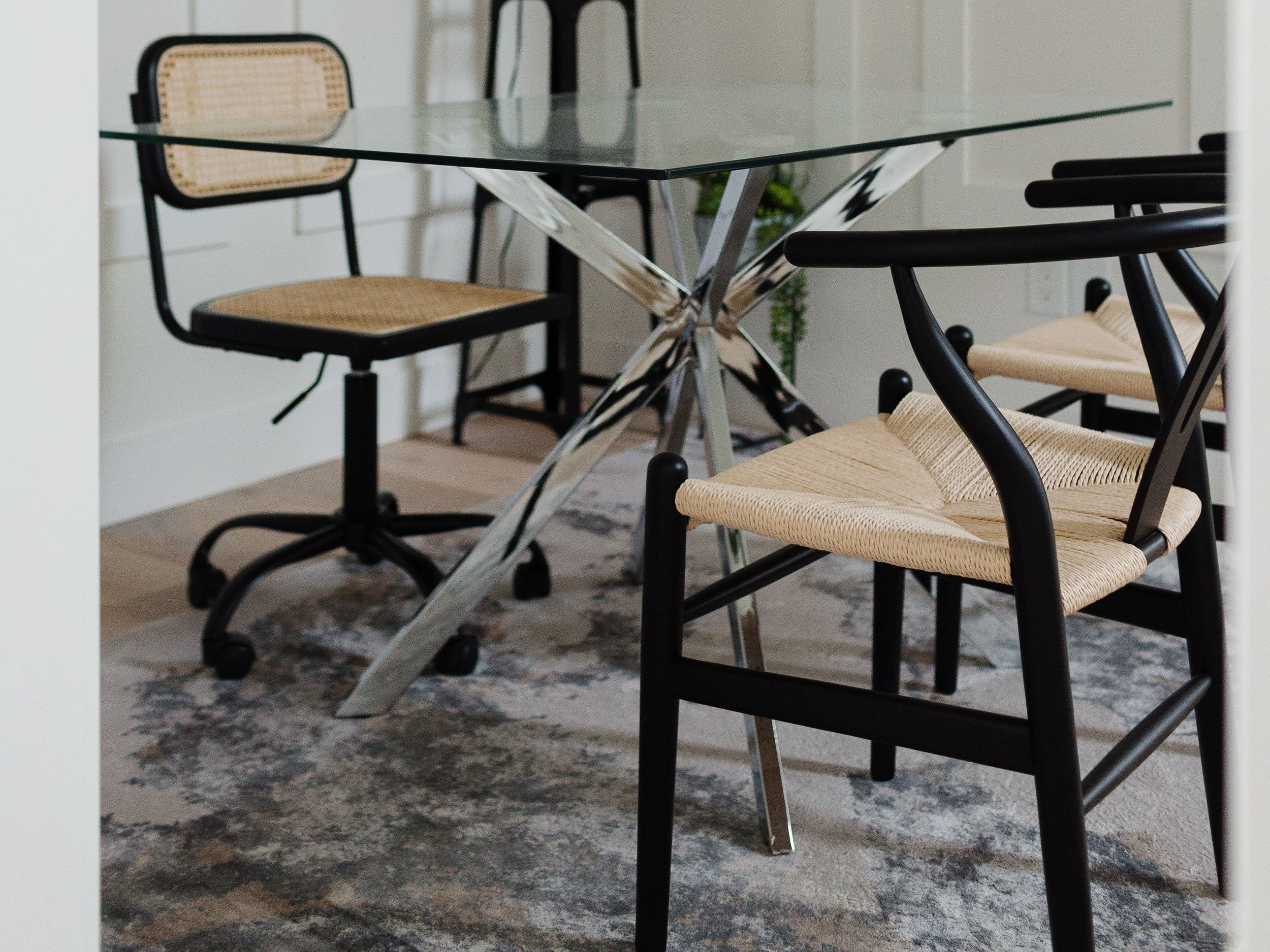 How to Use Rugs in Interior Design for Modern Homes — Tailored Interior ...