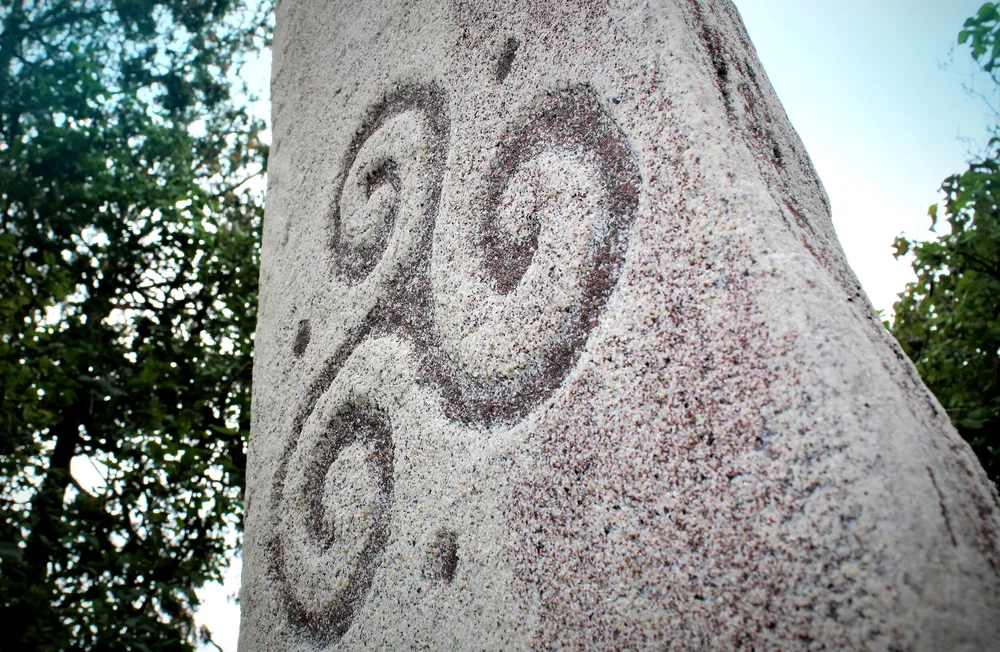 TRISKELION - Standing Stone — Classic Artisan Sculptures