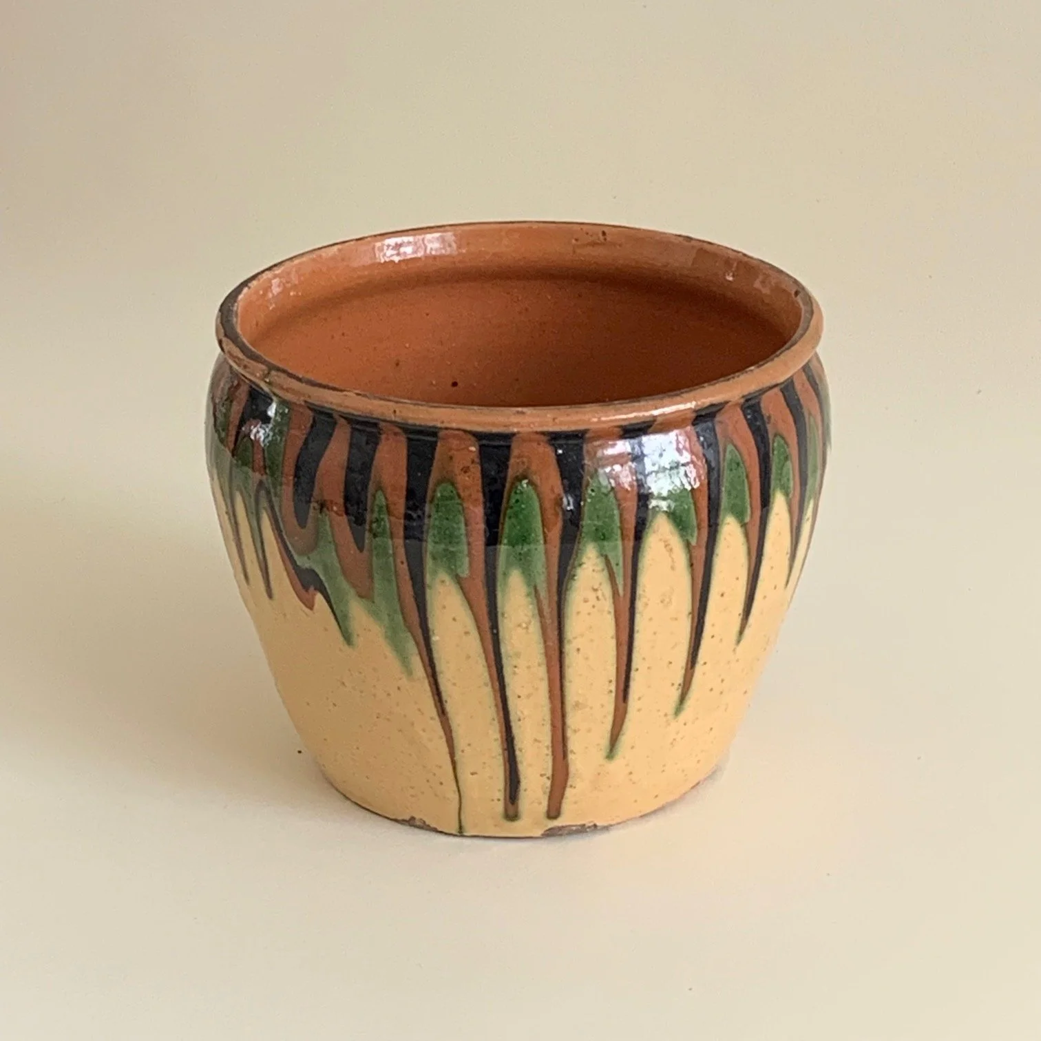 Bulgarian redware vessel — etagere