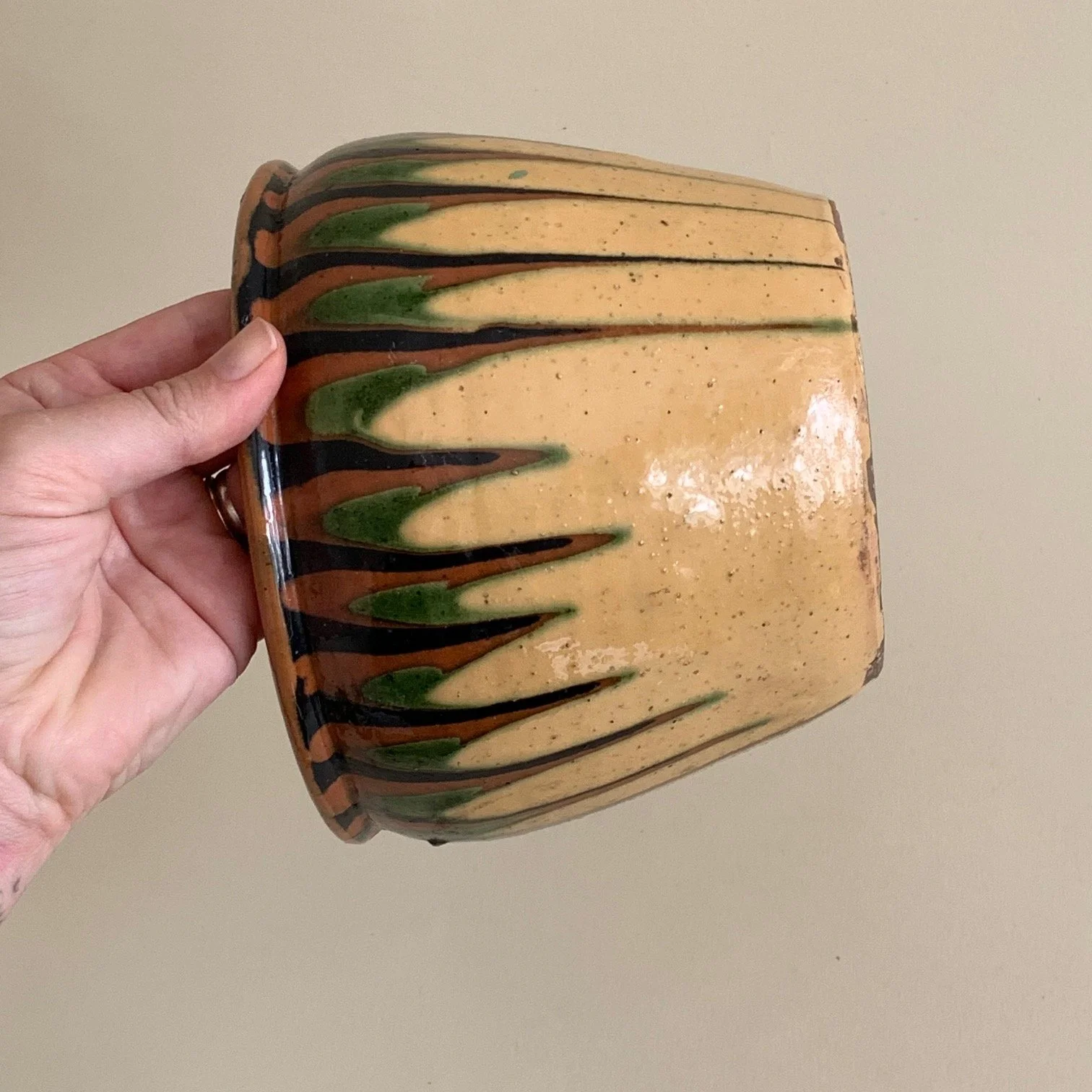 Bulgarian redware vessel — etagere