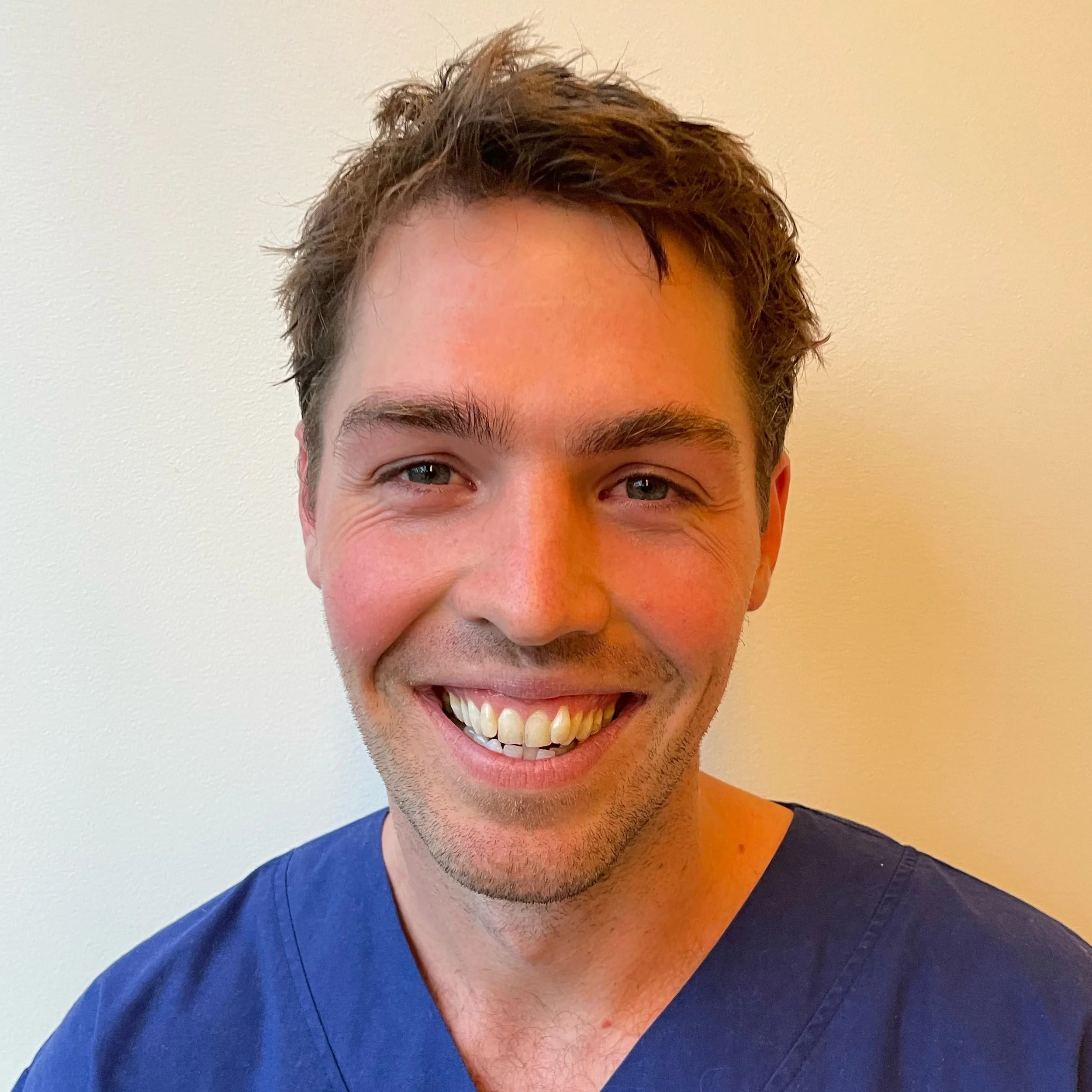 Our Surgical Team | Mr Vishal Pai Orthopaedic Knee Surgeon