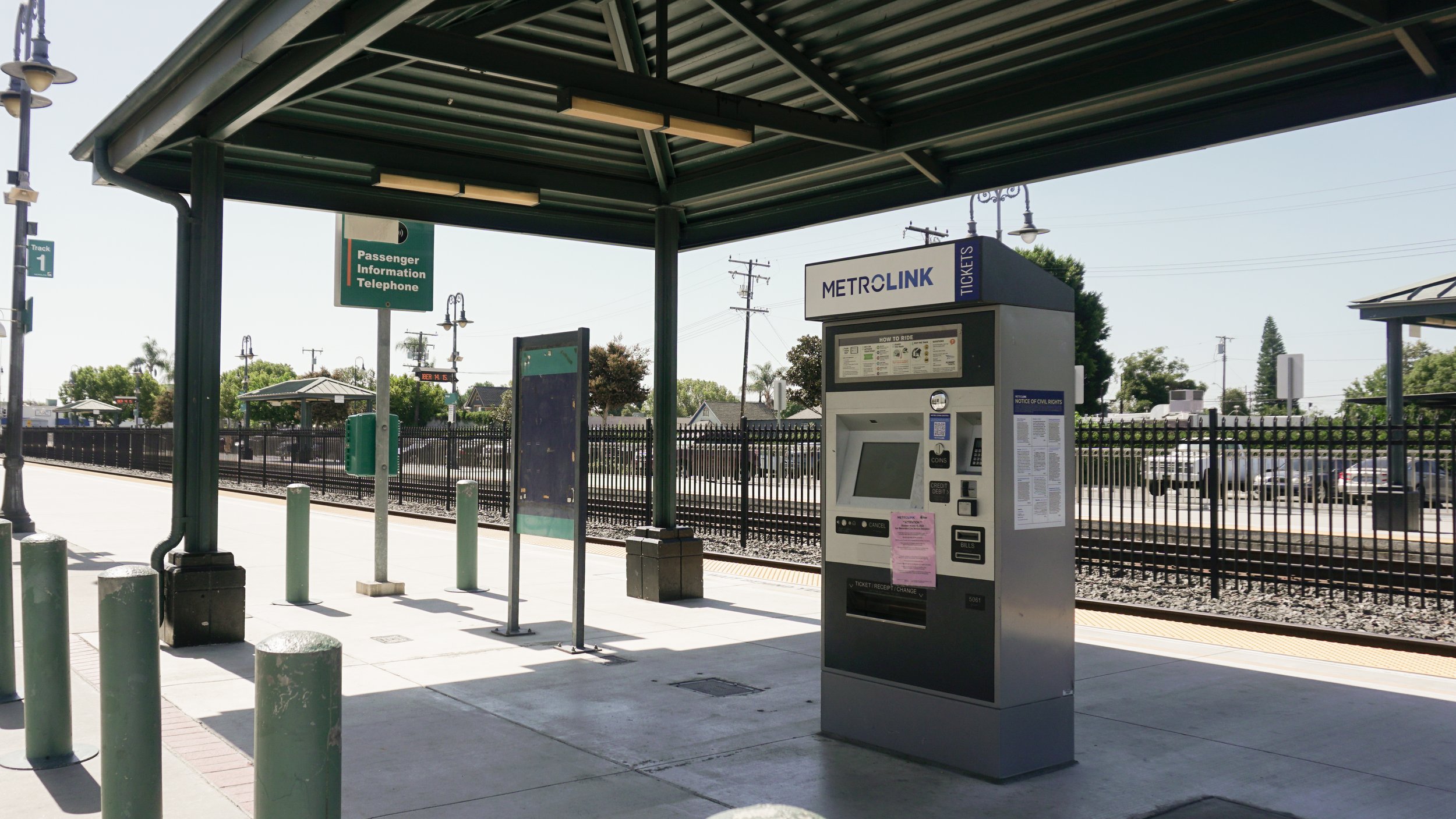 Metrolink offers unlimited free rides pass for students through March ...