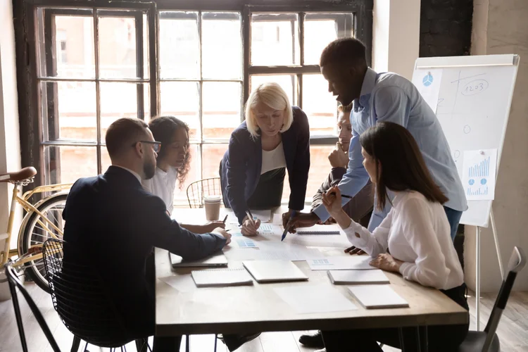 Leading Through the Storm: How Great Leaders Thrive in Crisis — Level 52