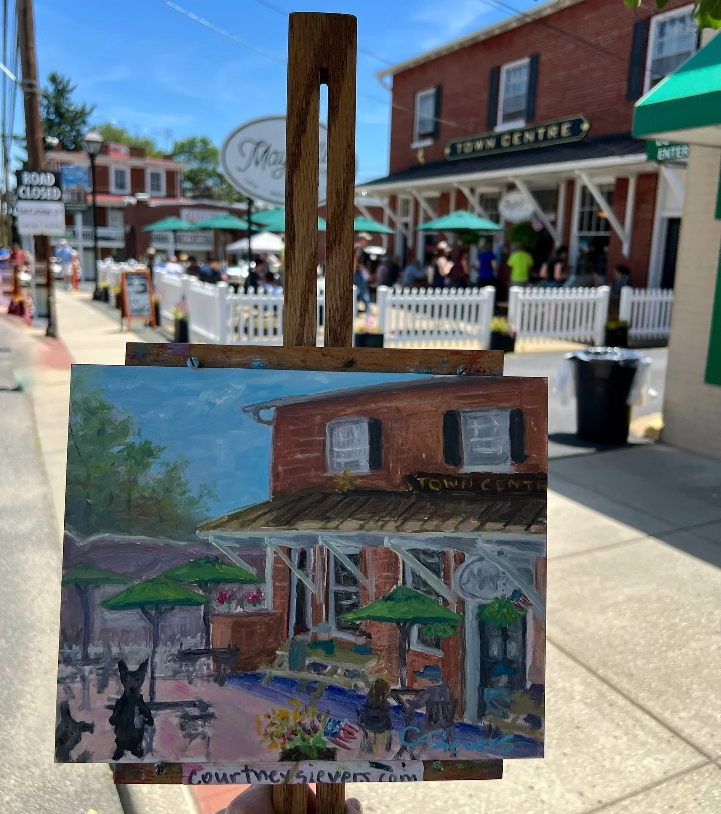 Courtney Sievers, Fine Artist