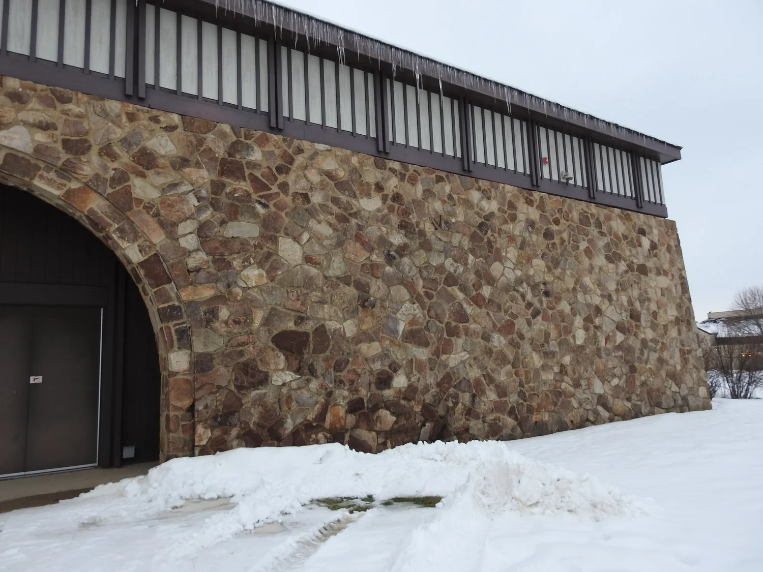 Chestnut™ Boulder — Krukowski Stone