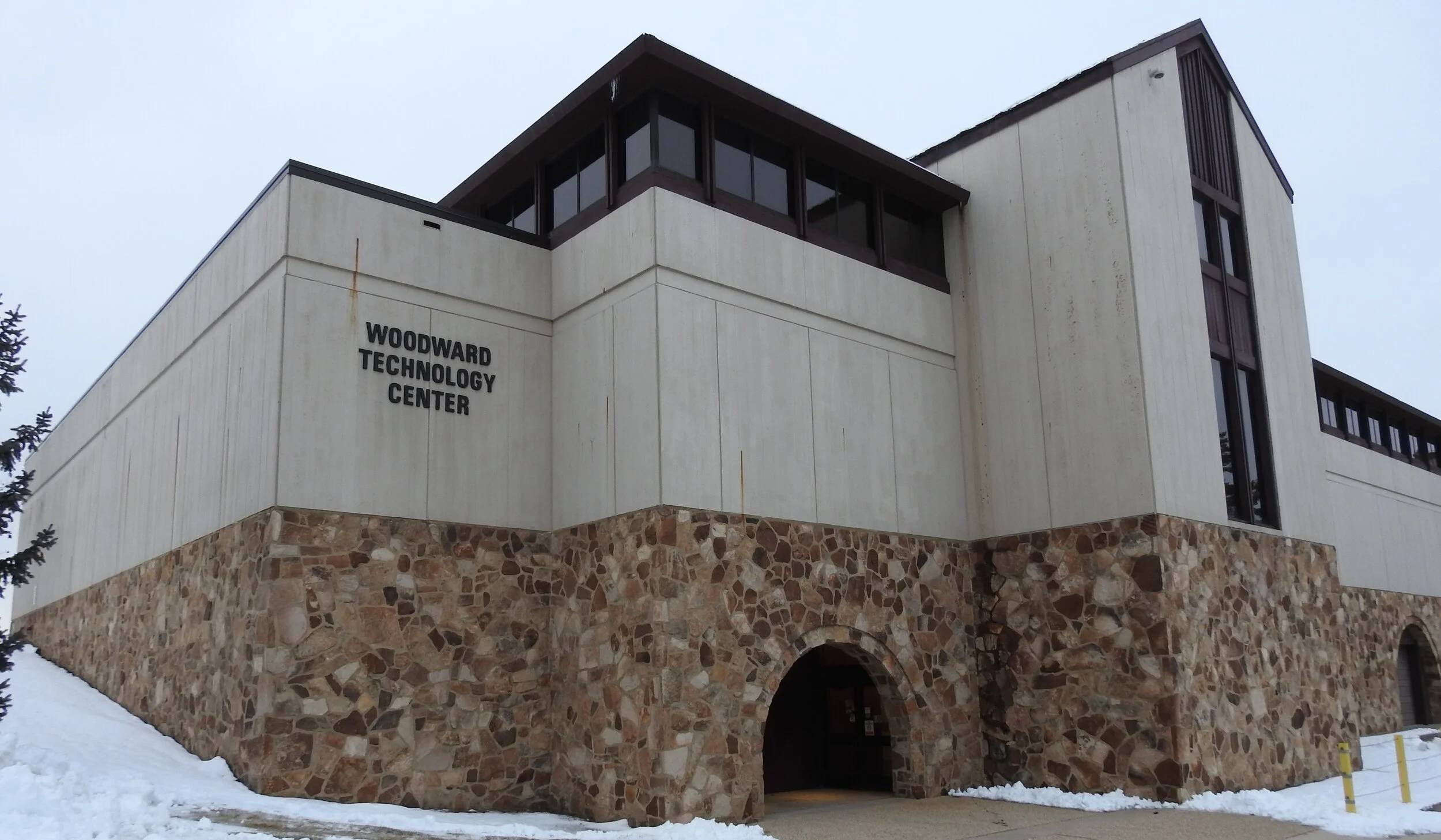 Chestnut™ Boulder — Krukowski Stone