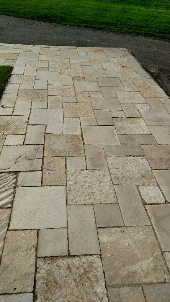 Cambrian Cream™ Thermal and Sandy Creek™ Patterned Flagstone ...