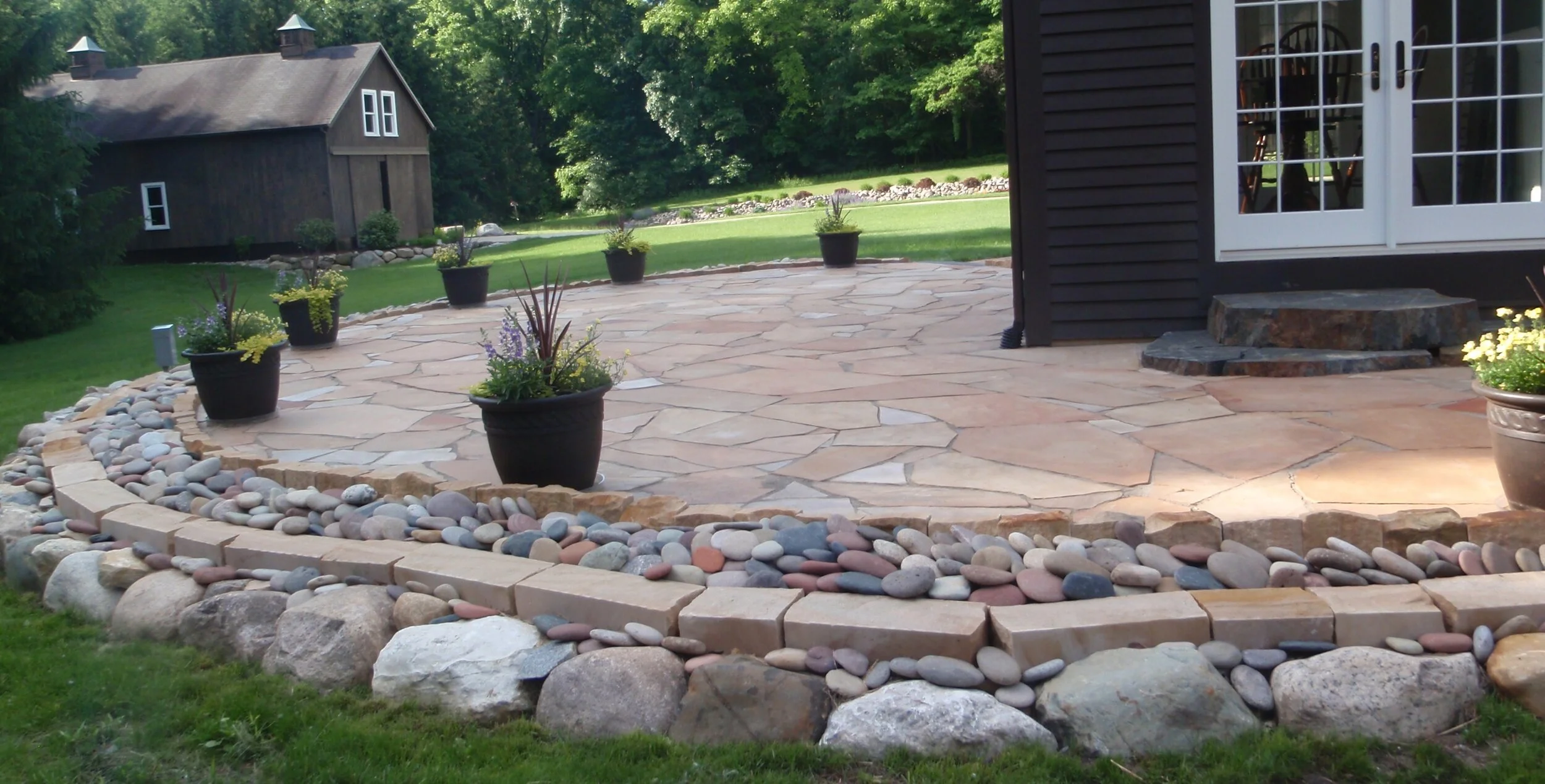 Carmel Cream™ Lawn Edging — Krukowski Stone