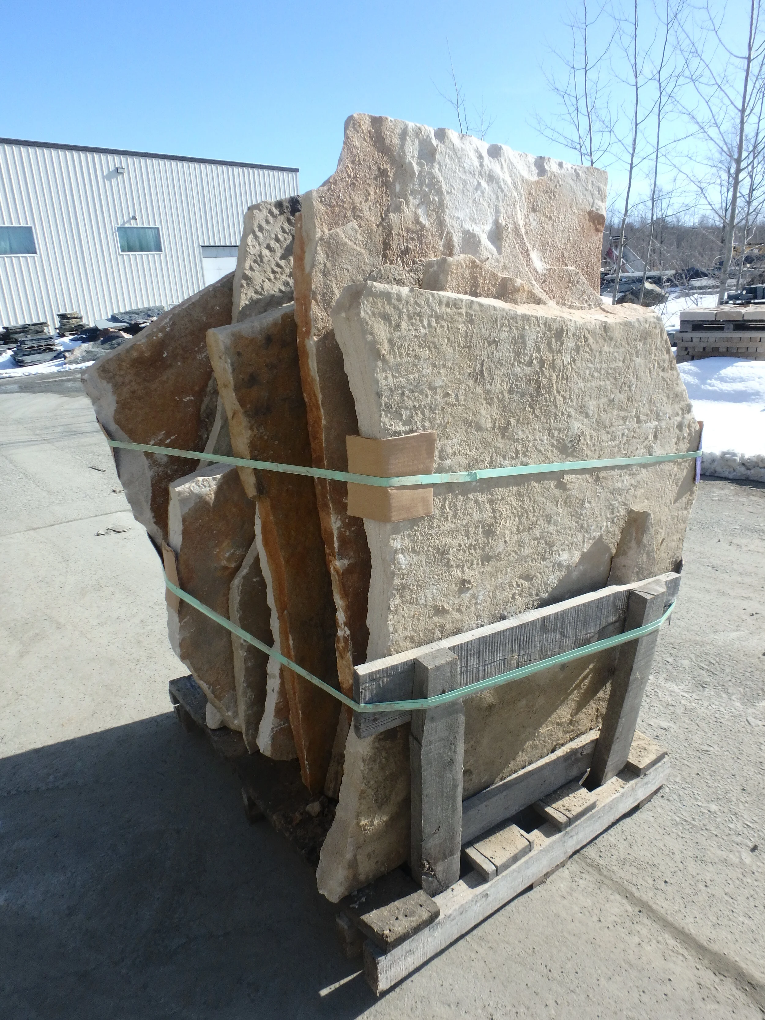 Sandy Creek™ Flagstone Stand-Up — Krukowski Stone