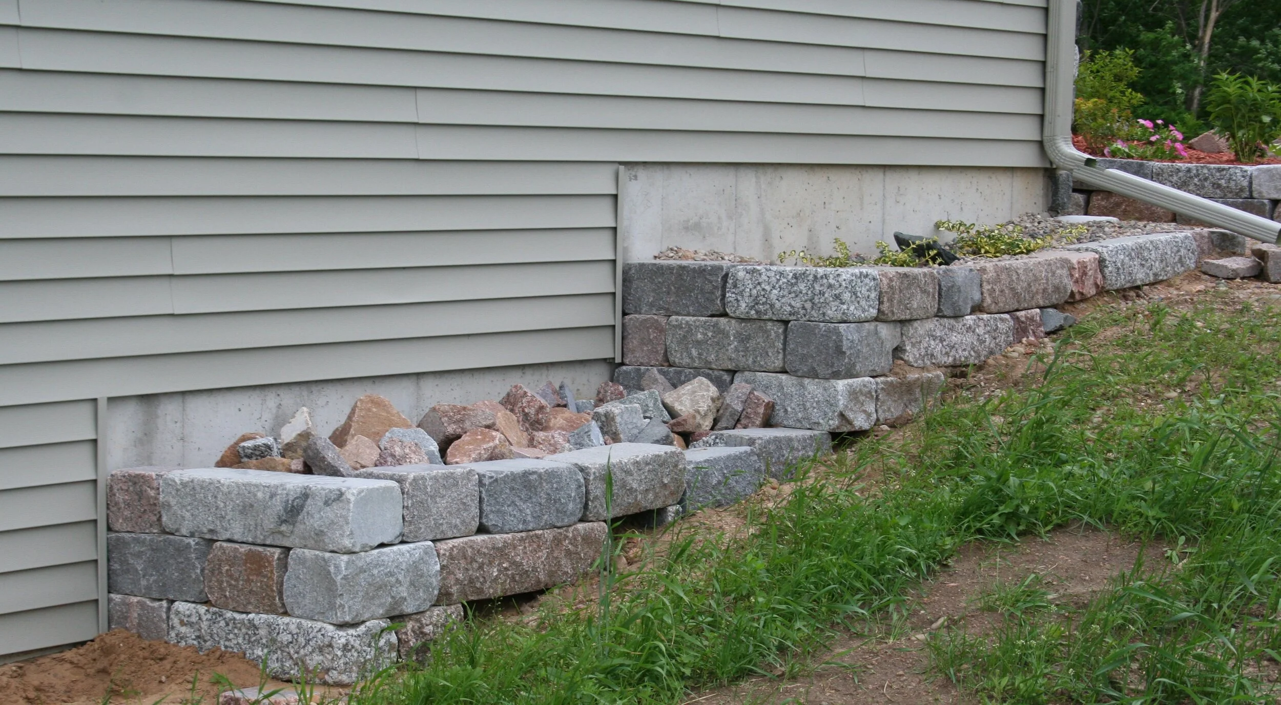 Klassic Granite Tumbled 8” Drywall — Krukowski Stone