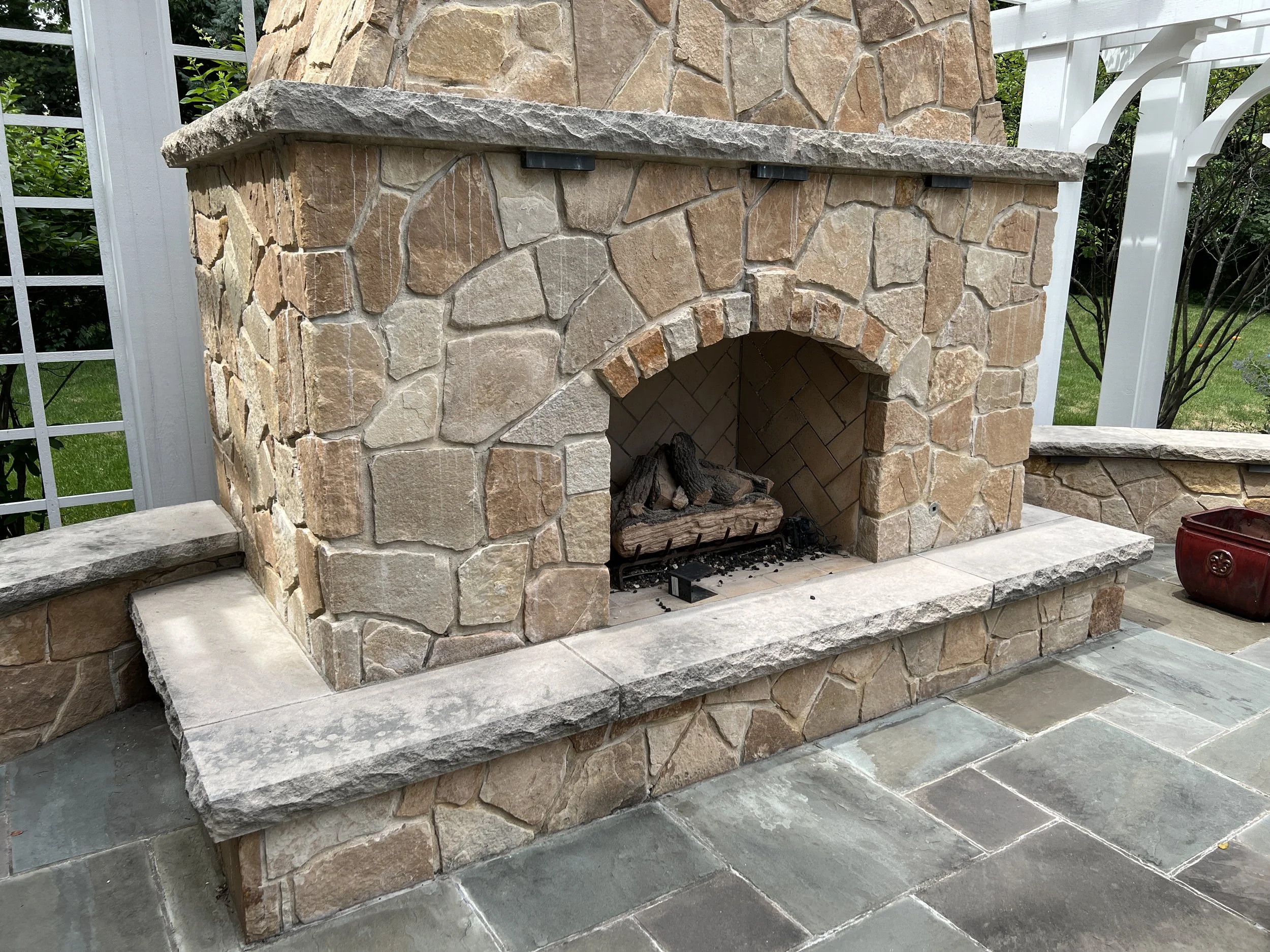 Chestnut™ Boulder — Krukowski Stone