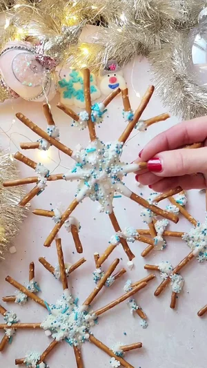 Pretzel Snowflakes: Easy, Edible Holiday Magic — Sasha Cakes Chicago