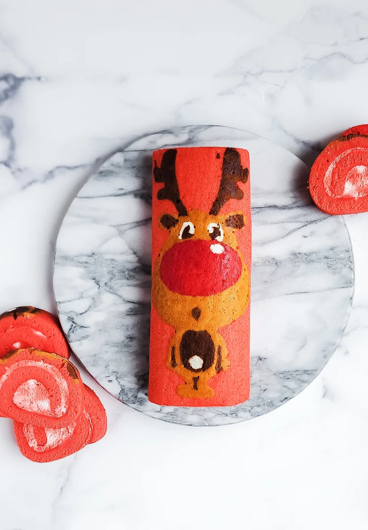 Rudolph The Reindeer Candy Cane Cake Roll (Swiss Roll) — Sasha Cakes ...