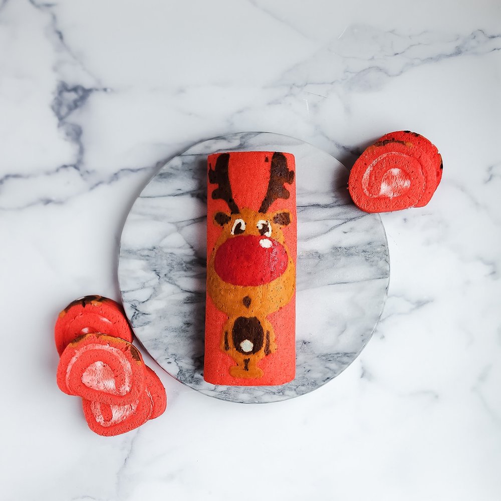 Rudolph The Reindeer Candy Cane Cake Roll (Swiss Roll) — Sasha Cakes ...