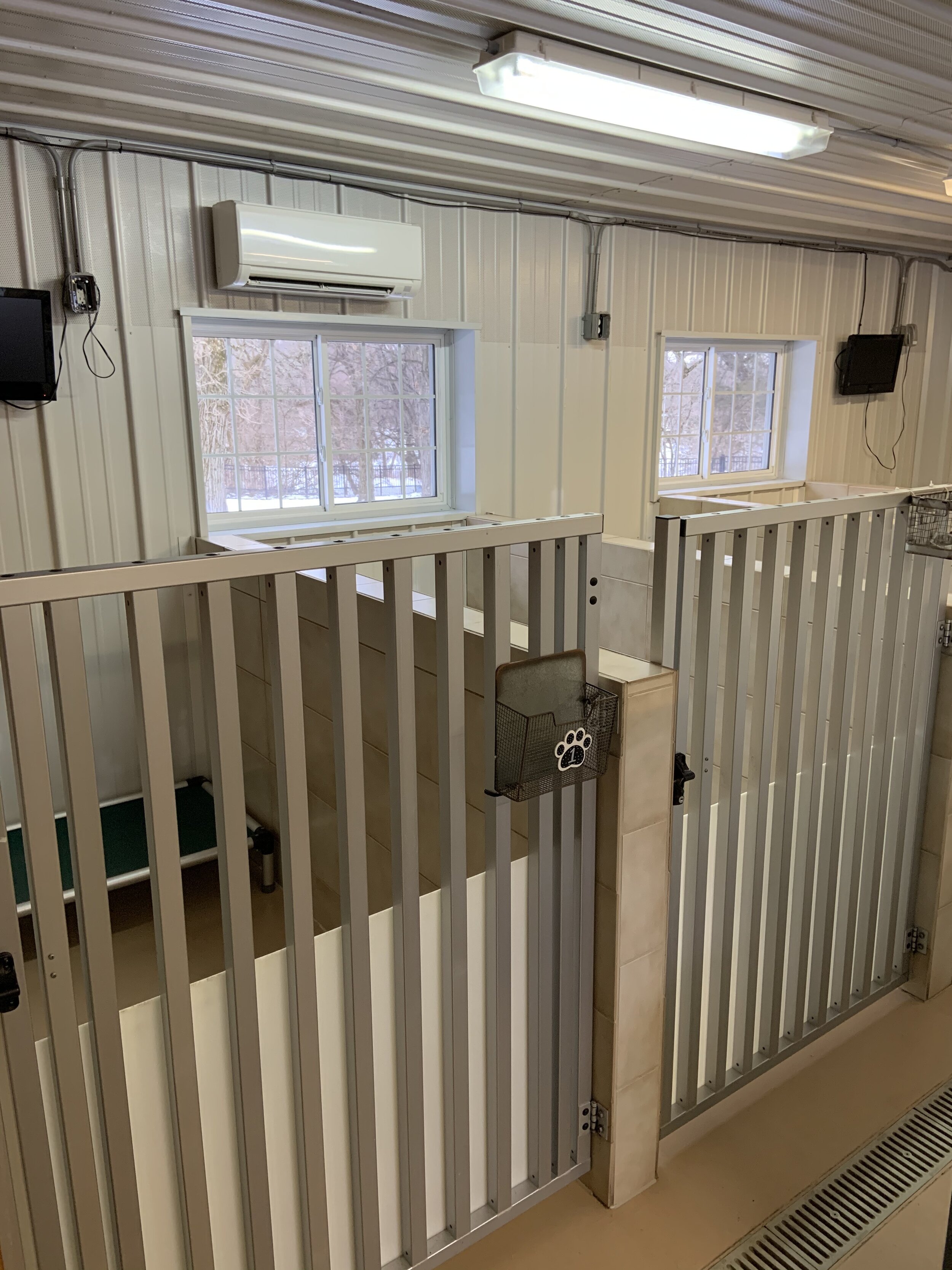 Standard Kennel Pictures — Manchester Country Kennels