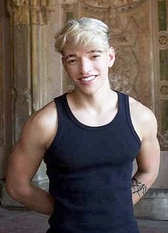 Lucky Cheng's - New York's Original Drag Queen Show Place Lucky Cheng's ...