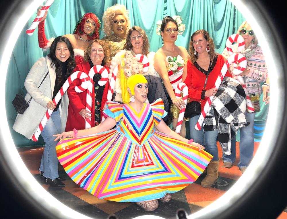 Lucky Cheng's - New York's Original Drag Queen Show Place since 1993!
