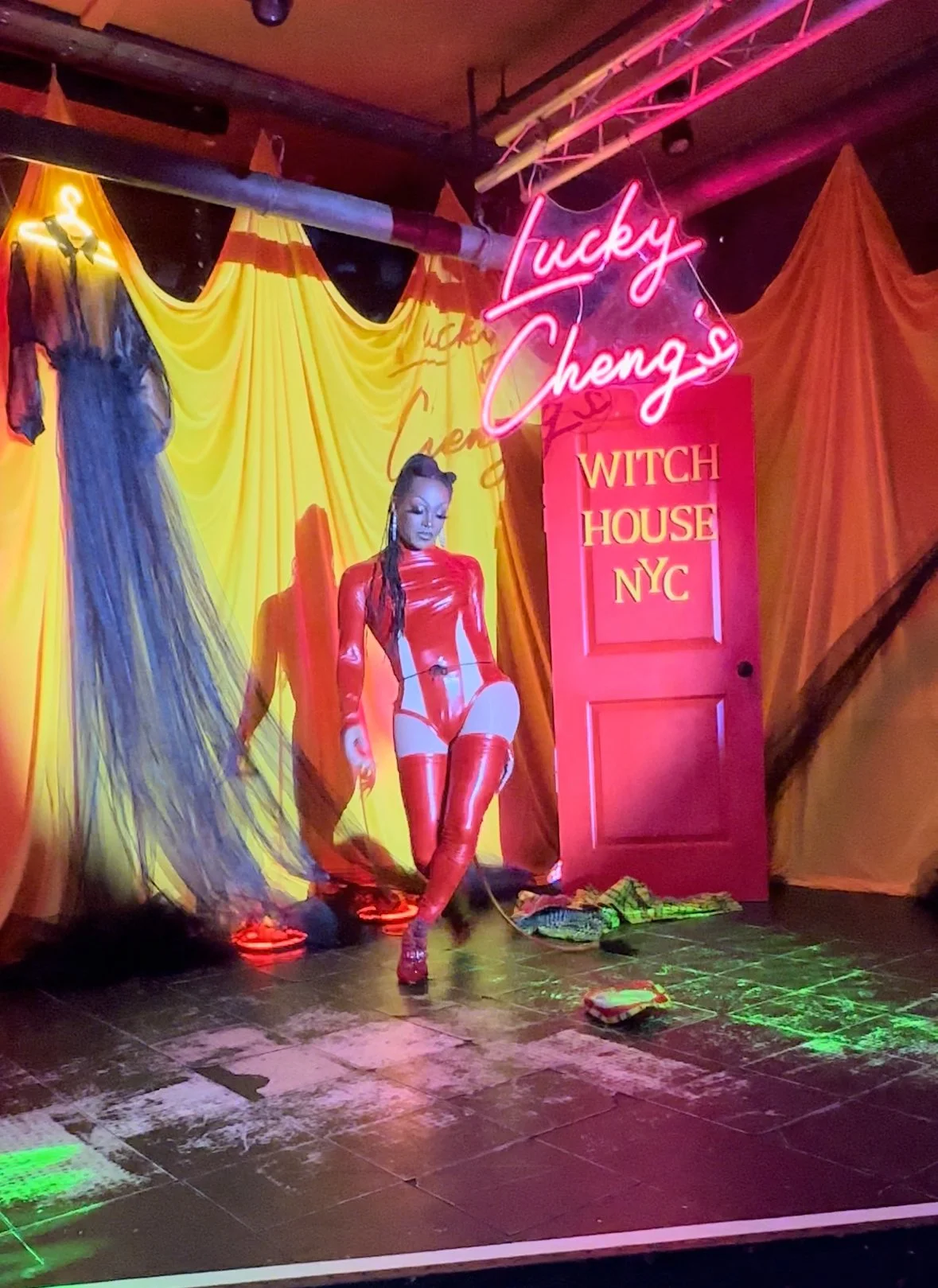 Lucky Cheng's - NYC's Original Drag Queen Show Place