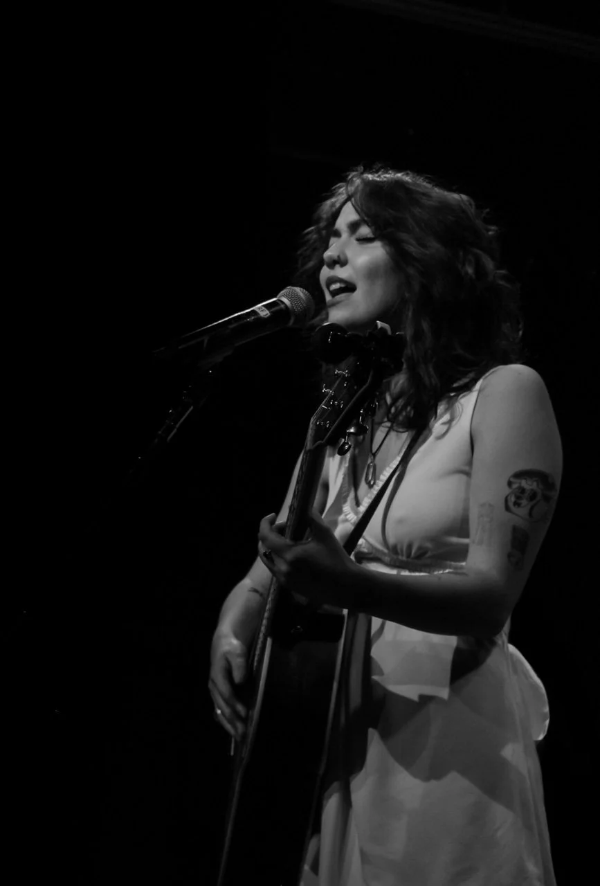 Laura Elliott @ Red Room — Tastemakers Music Magazine
