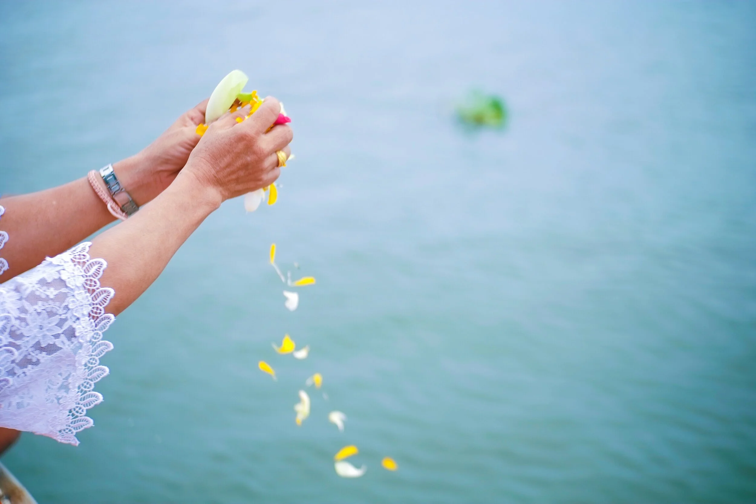 A unique way to scatter ashes in the ocean — Florida Memorial at Sea