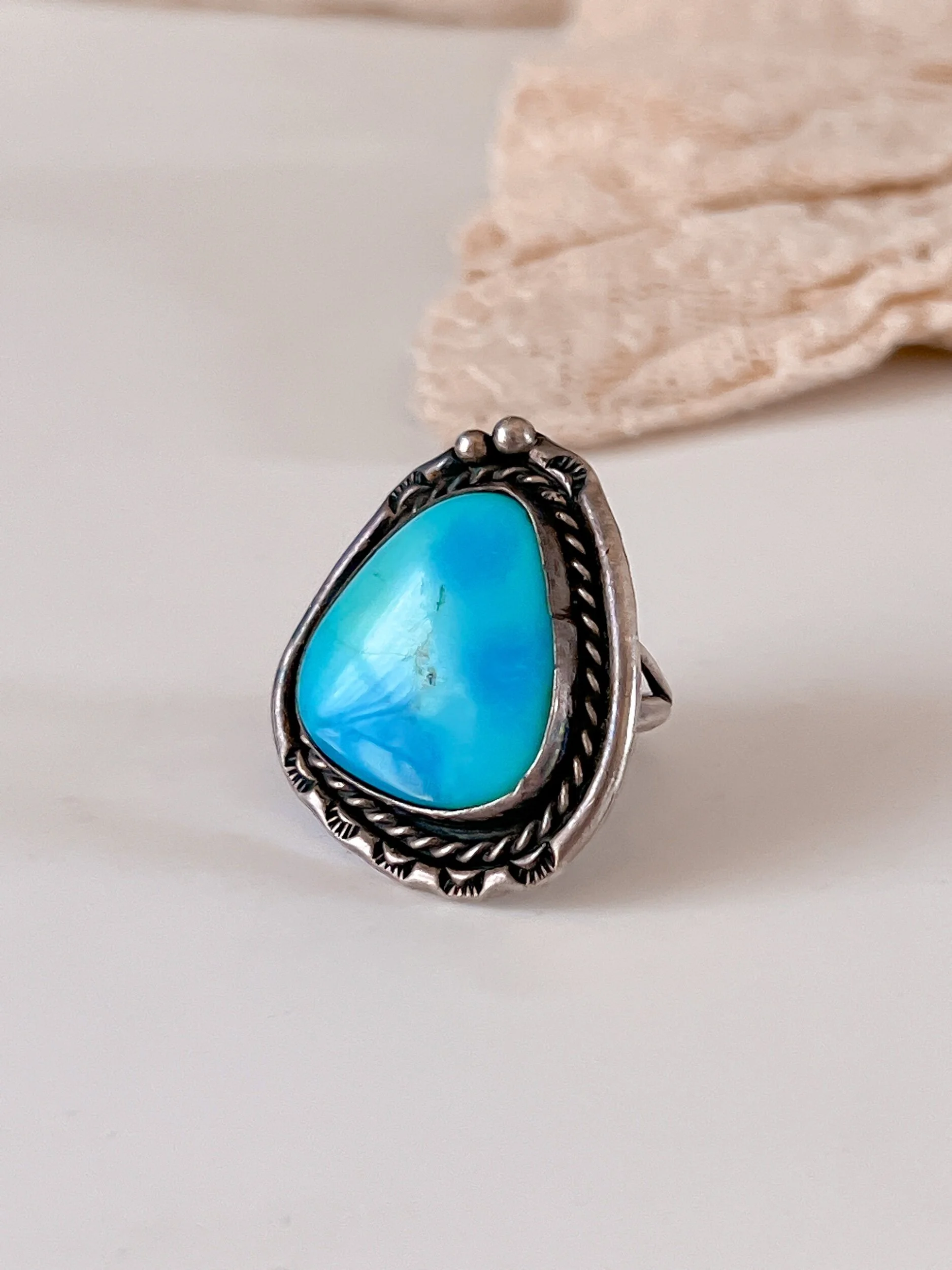 The Vintage Bombshell