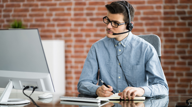 Do I Need A Virtual Assistant? Here Are 5 Reasons Why You Do — Smart ...