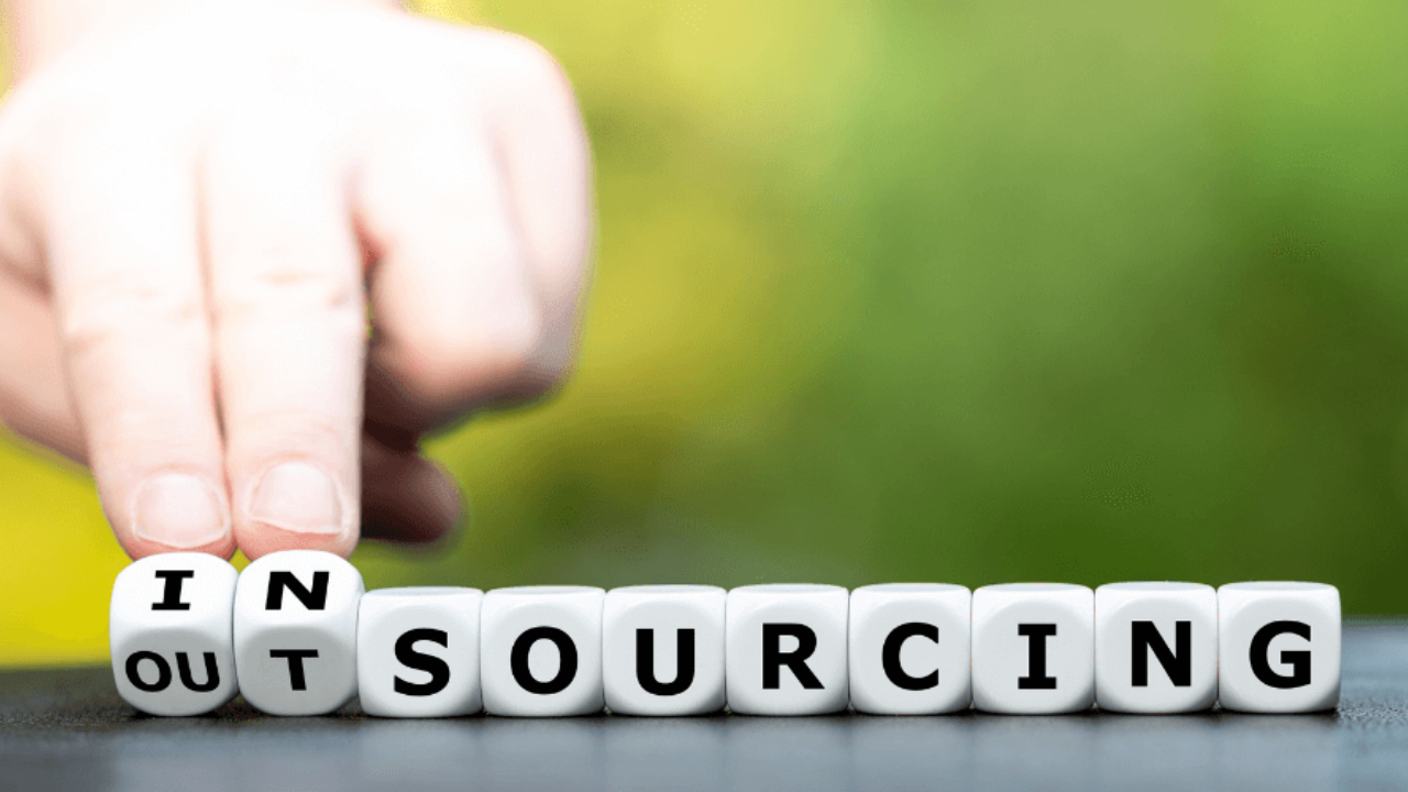 Outsourcing vs Insourcing: Everything You Need To Know — Smart Virtual ...