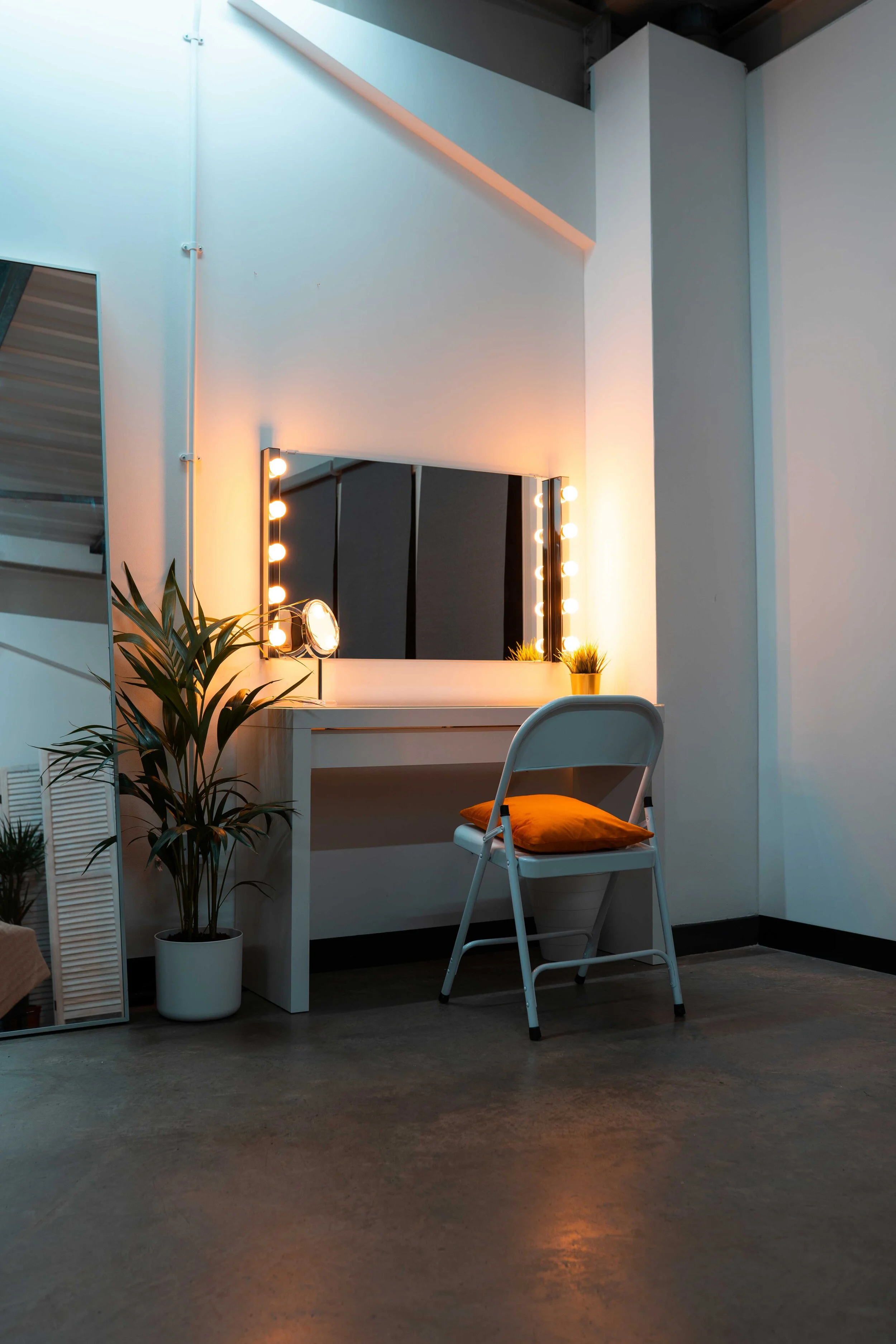 Photography & Video Studio Hire London | iKon Studios