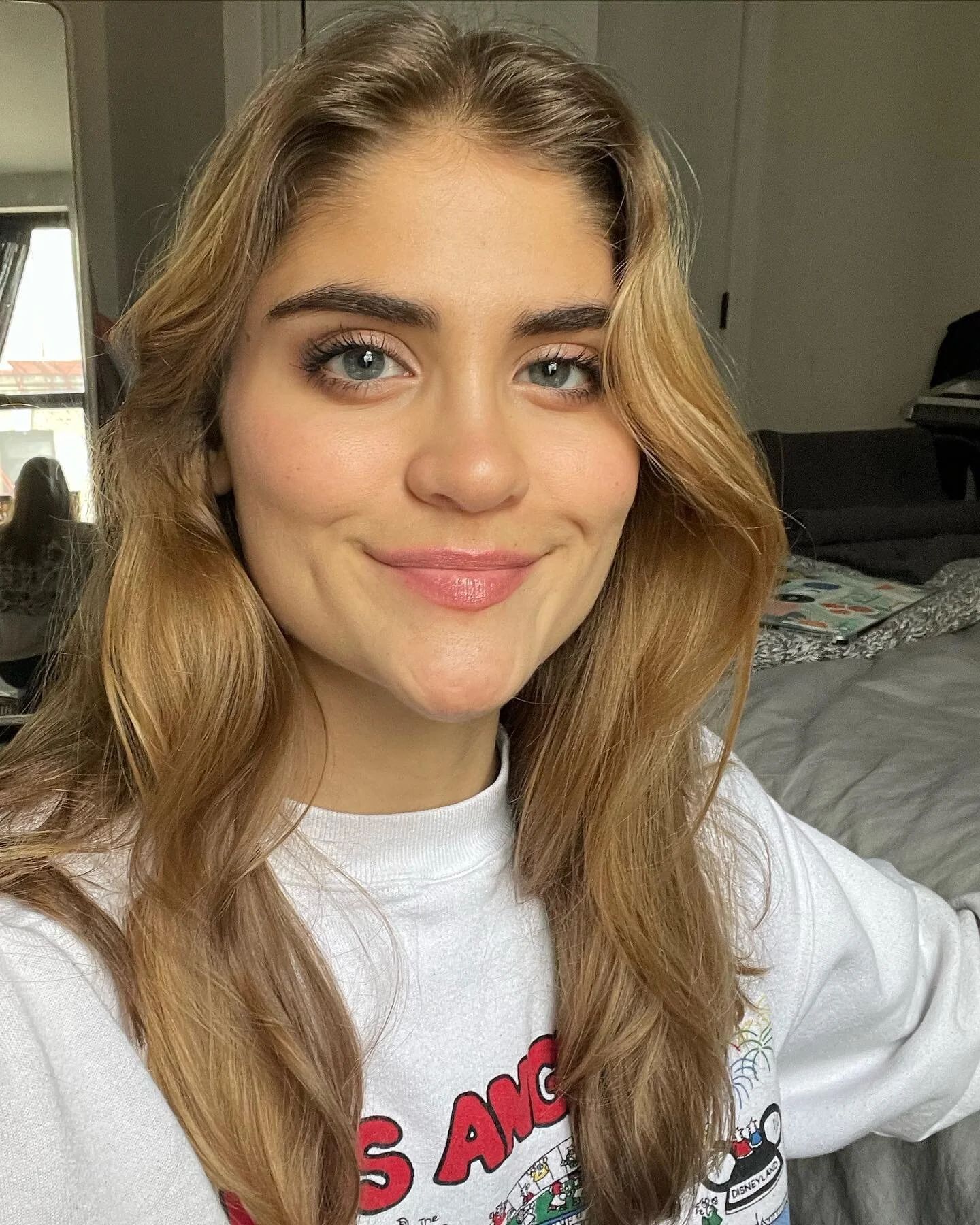 About — Ellie Roddy