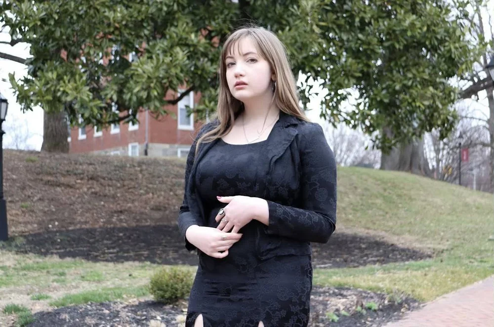 Emma Russell — Vita Poetica