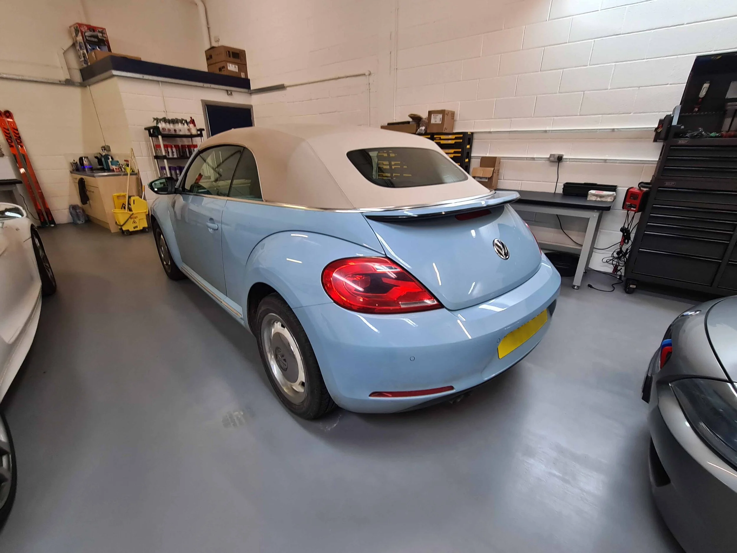 Volkswagen Replacement Car Hoods & Soft Tops — HoodTech