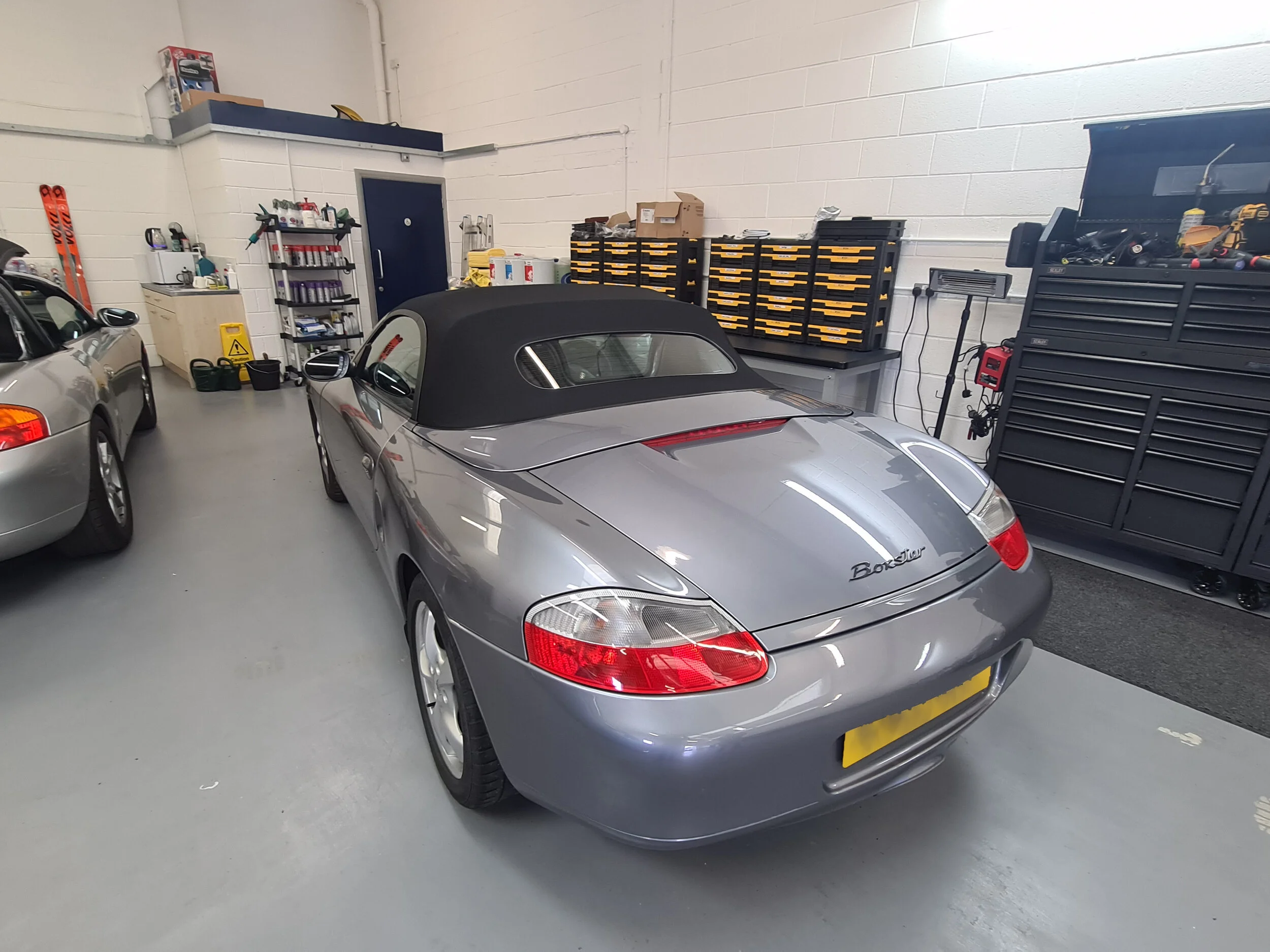 Porsche Replacement Car Hoods & Soft Tops — HoodTech