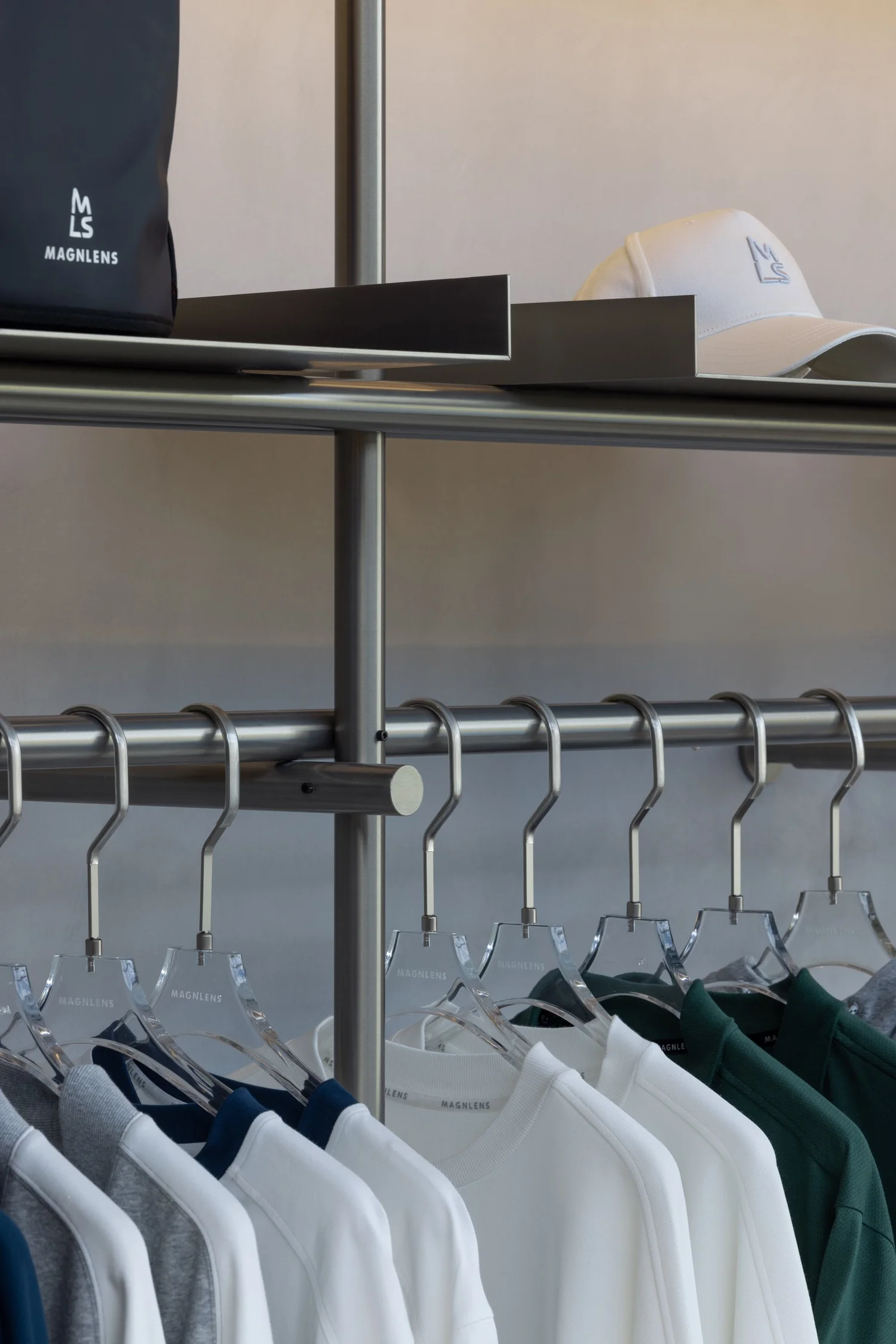 Magnlens Flagship Store Design | Laseu Studio — LASEU