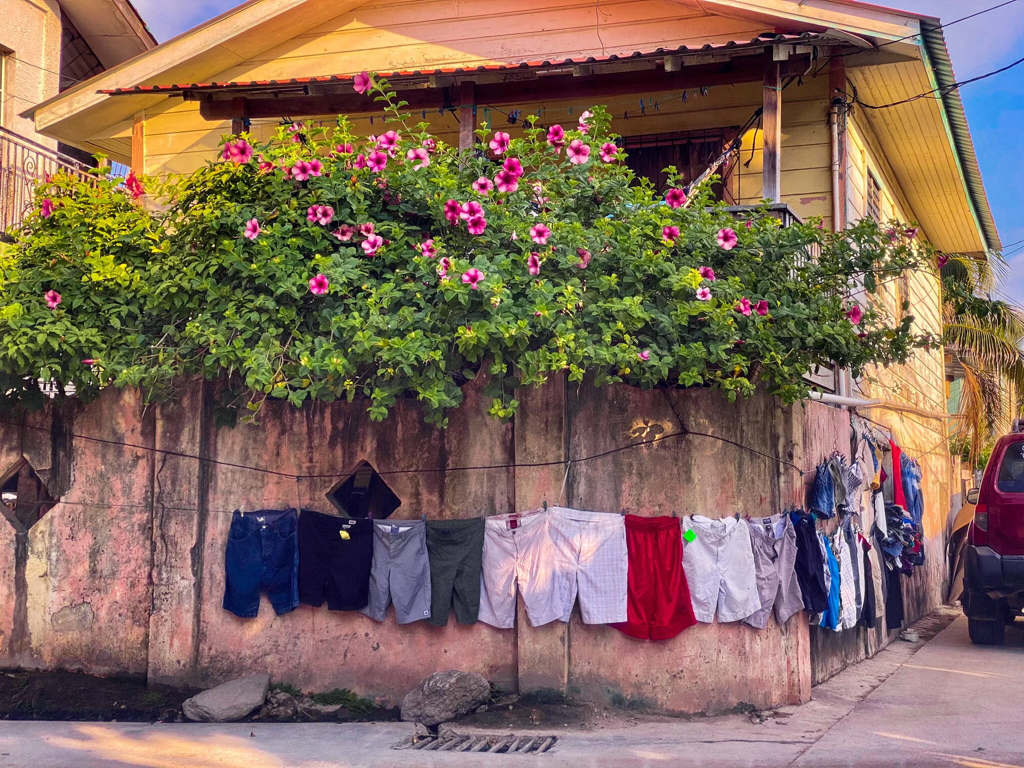 Roatan Communities — Roatan Tourism Bureau