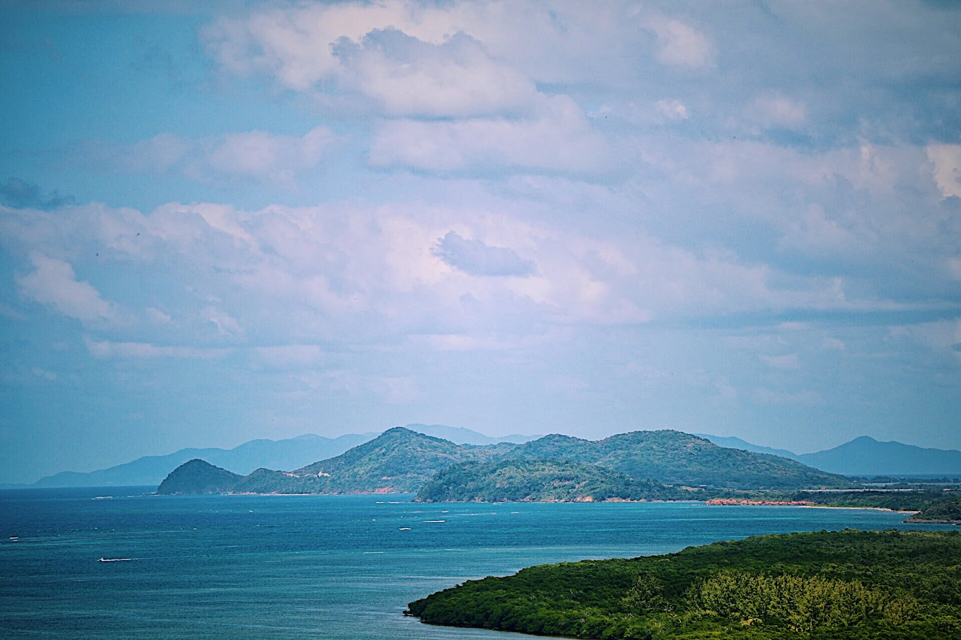 Roatan Ecosystems — Roatan Tourism Bureau