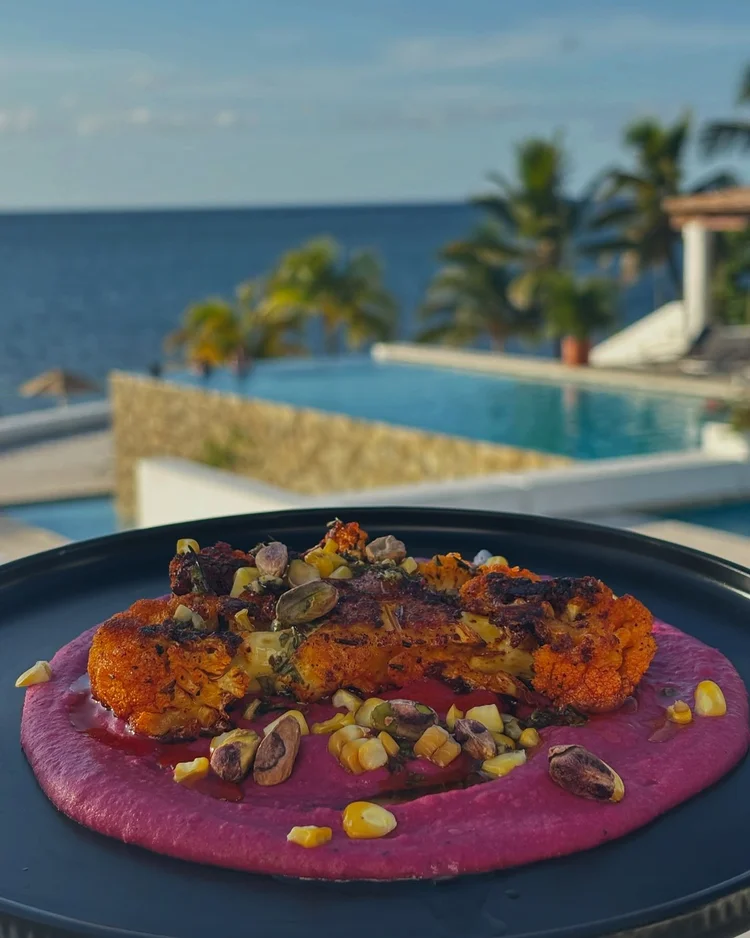 Roatan Guide: Best Food and Drink Spots Part I — Roatan Tourism Bureau