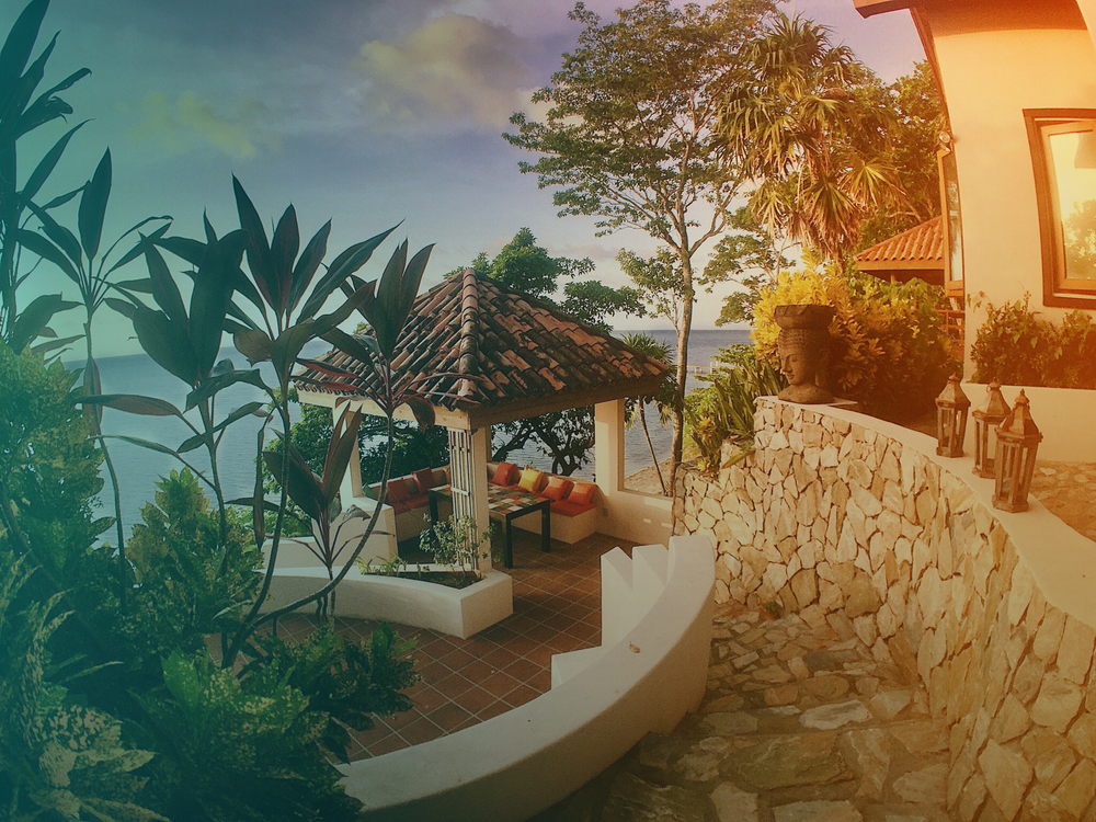 Roatan Guide — Roatan Tourism Bureau