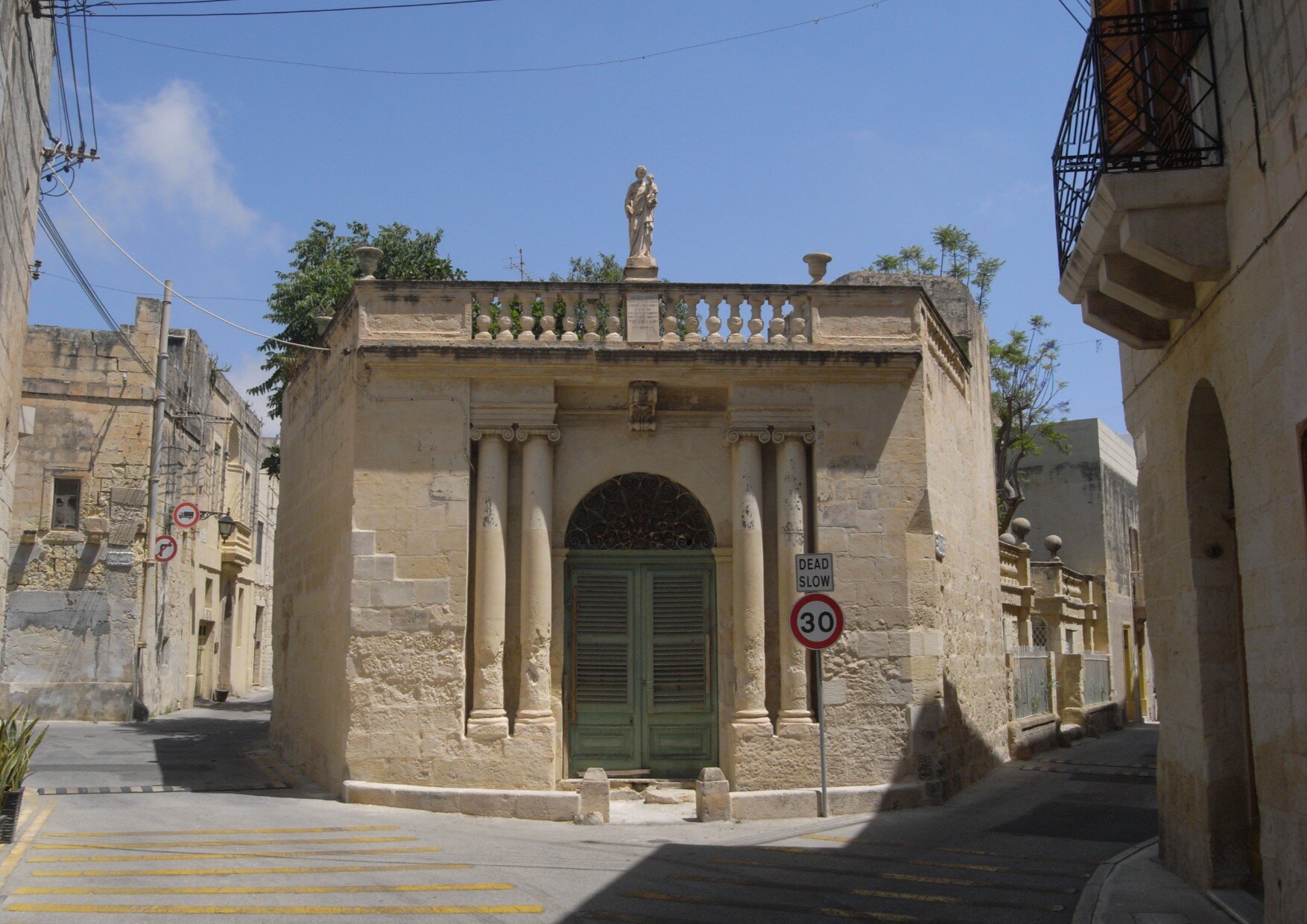 Attard — Buildings of Malta