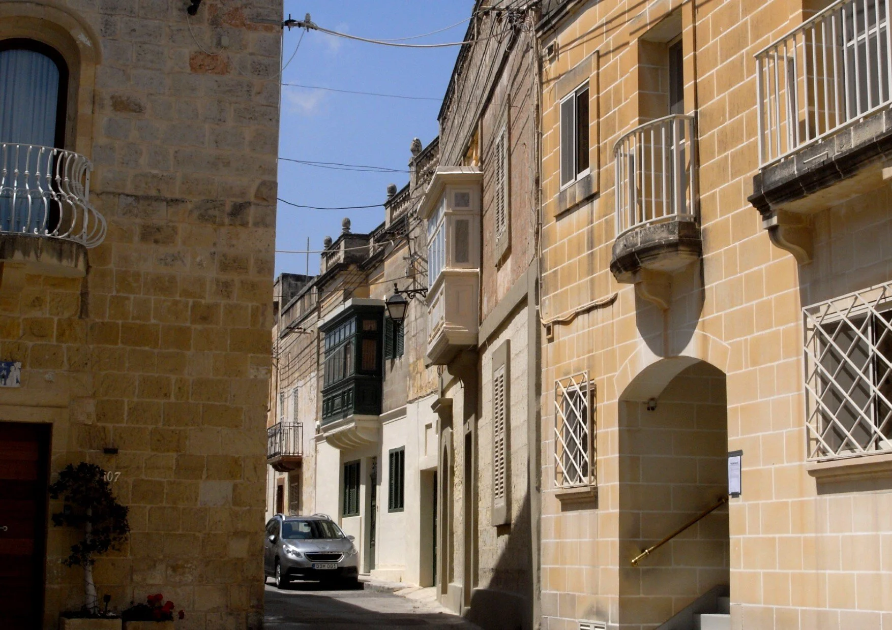 Attard: Triq San Anton — Buildings of Malta