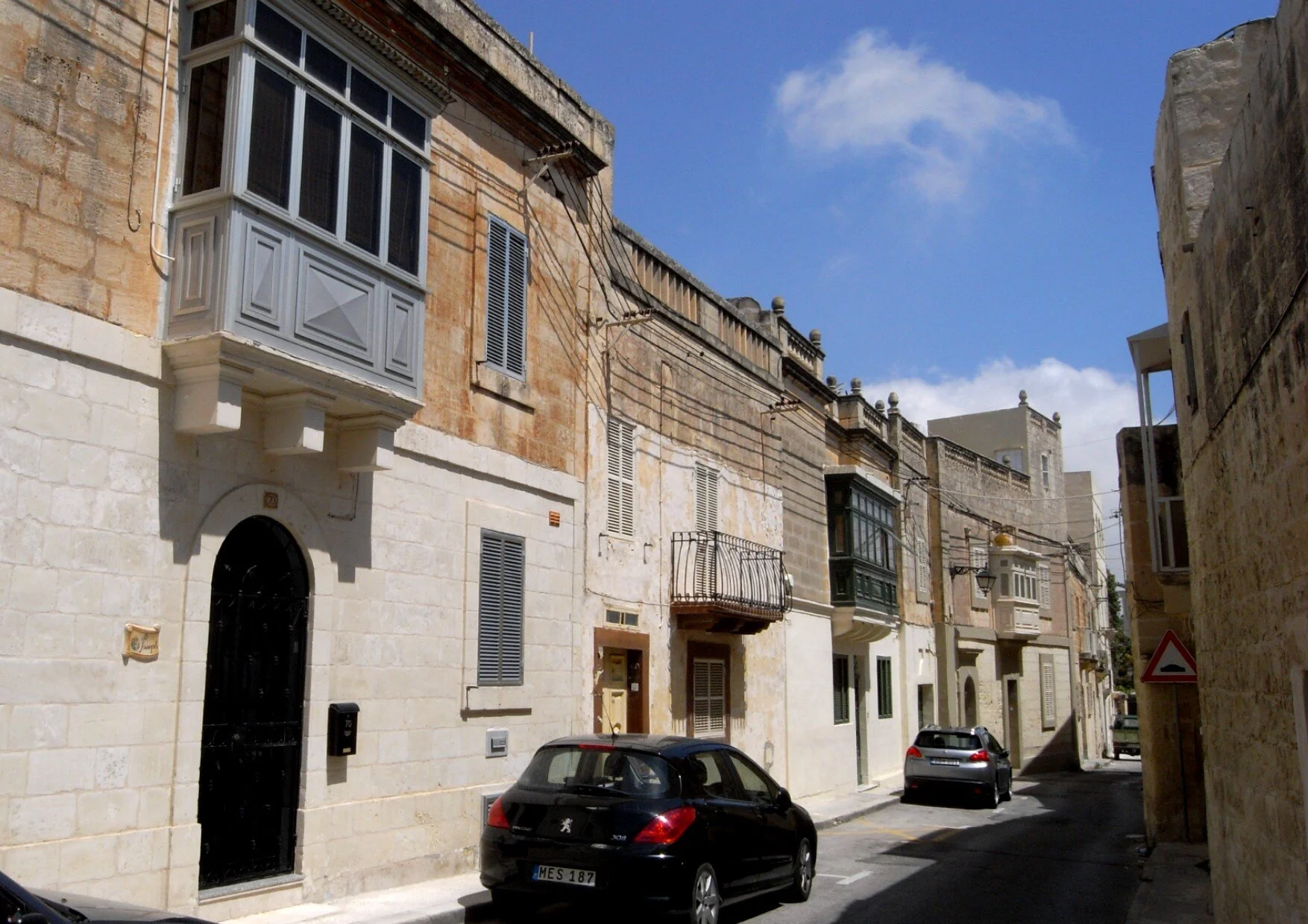 Attard: Triq San Anton — Buildings of Malta