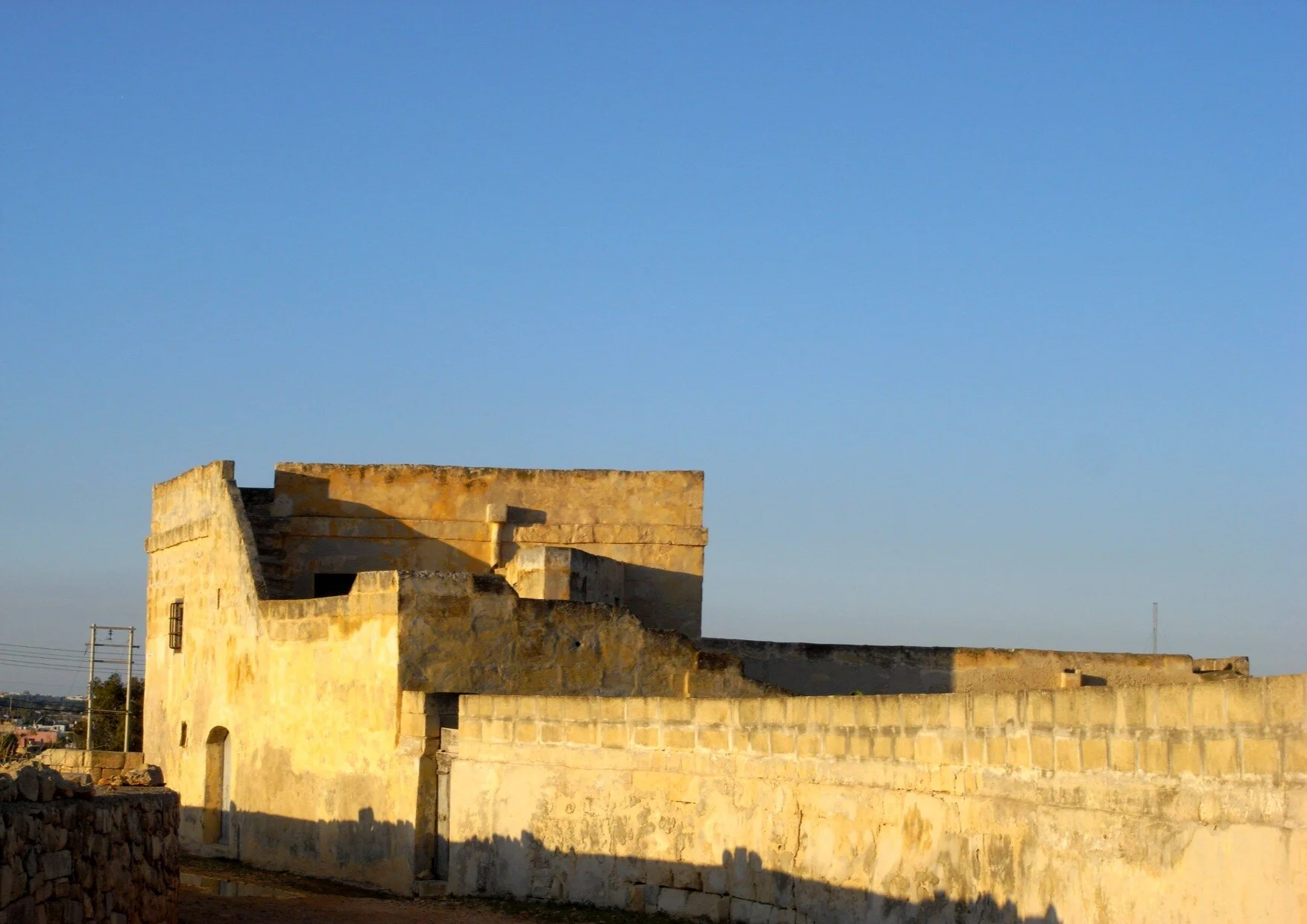 Benghisa: Farmbuildings — Buildings of Malta