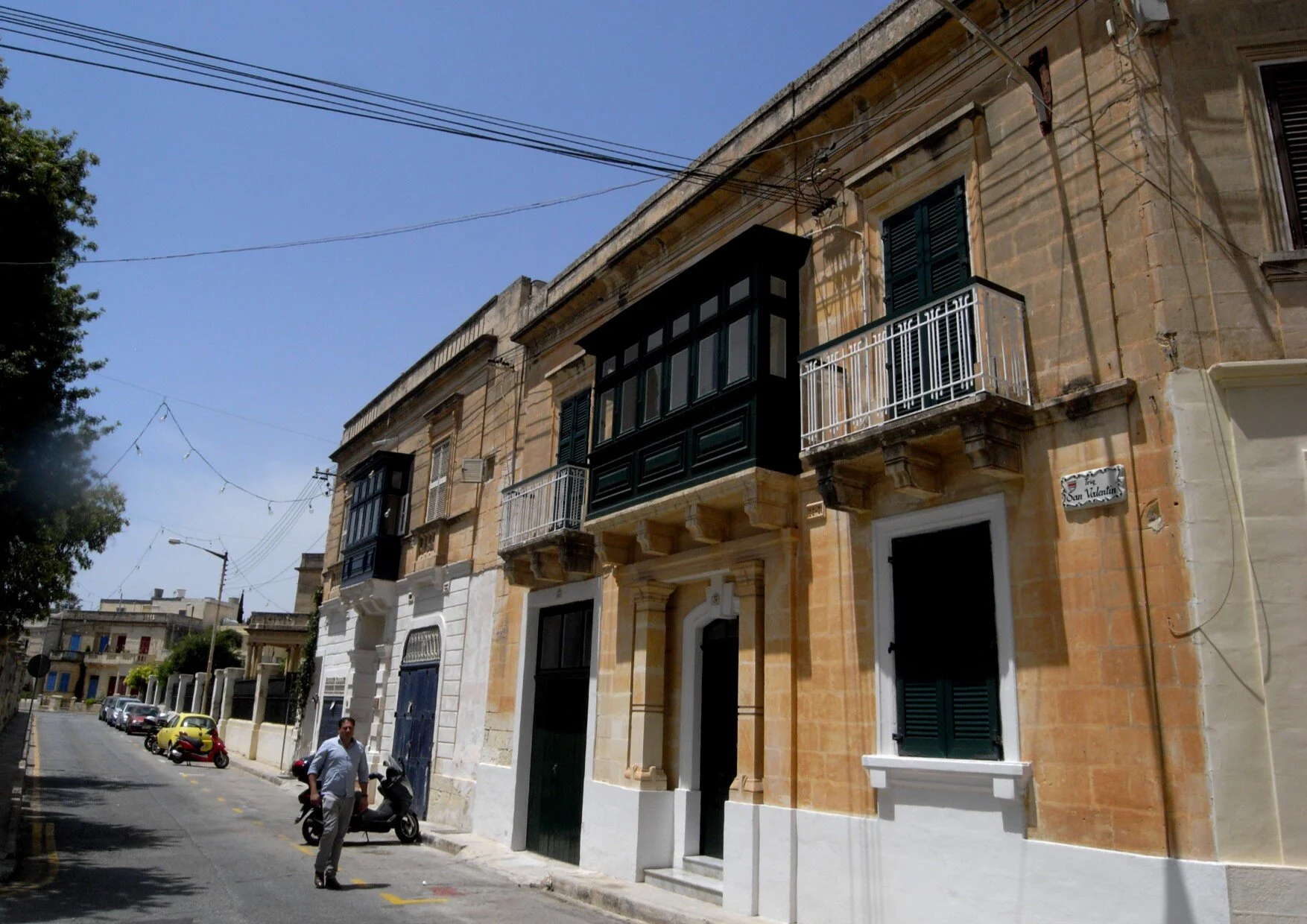Balzan: Triq San Valentin — Buildings of Malta