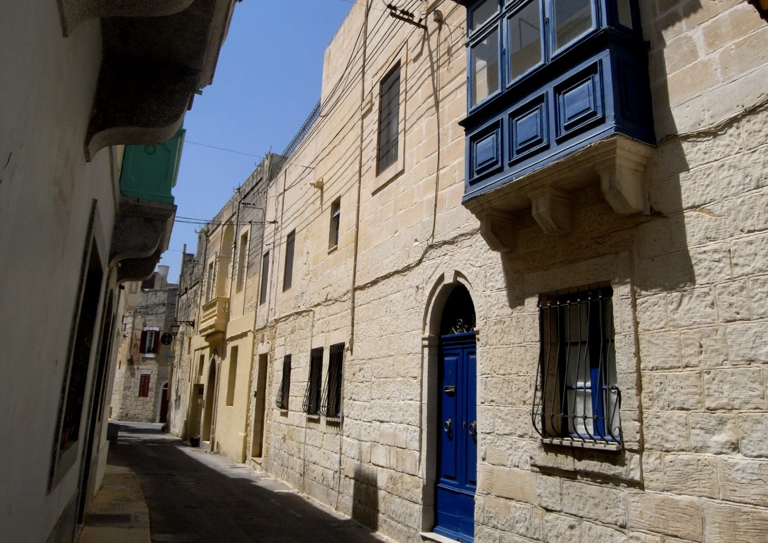 Attard: Triq il-Mithna — Buildings of Malta