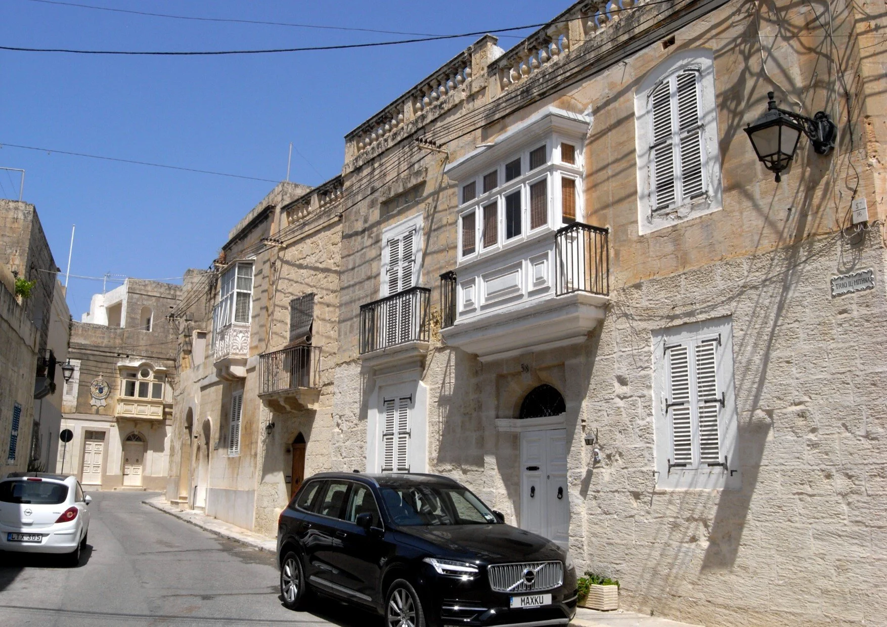 Attard: Triq il-Mithna — Buildings of Malta